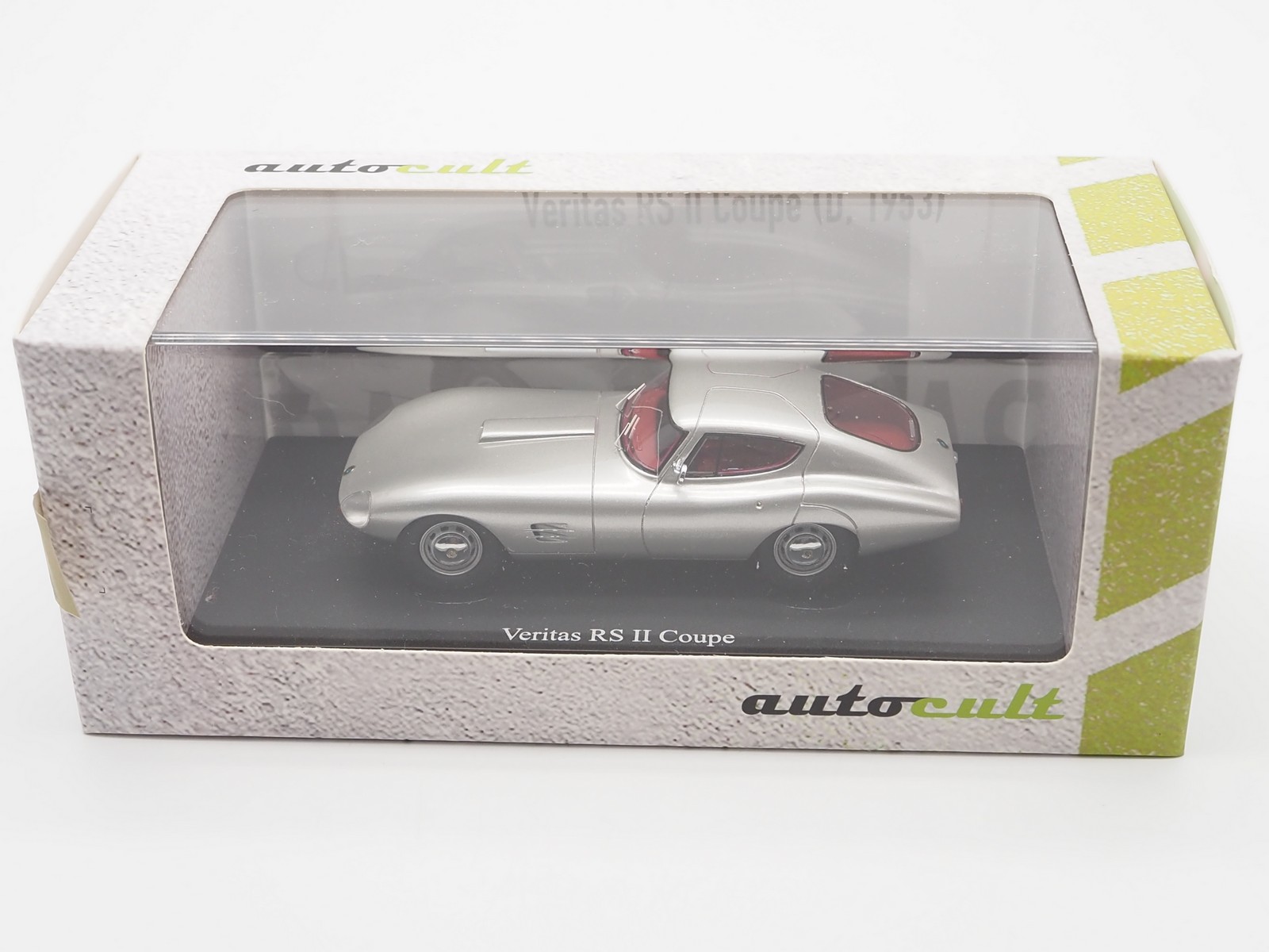 Lot 70 - A 1:43 scale AUTOCULT hand built resin model