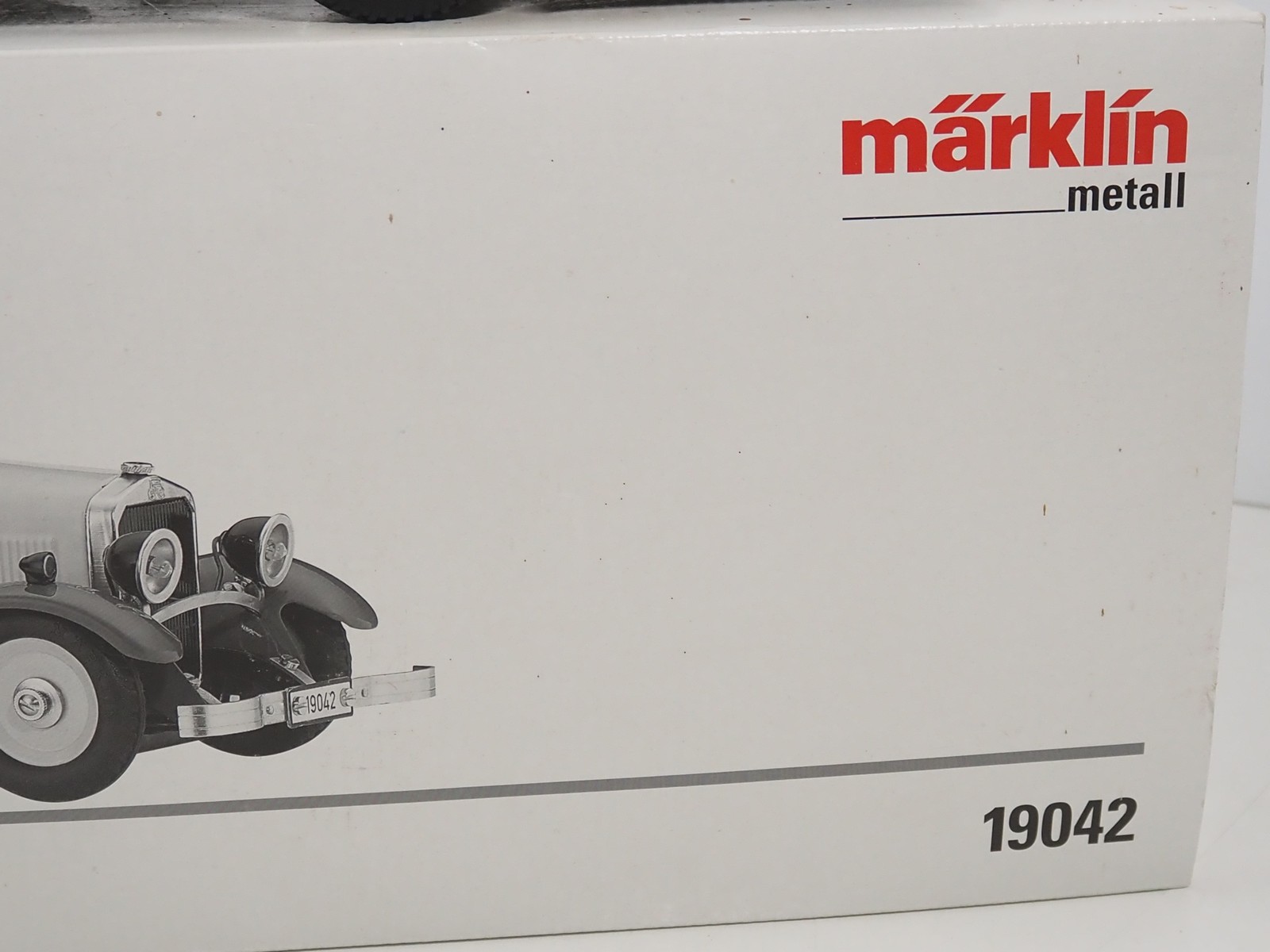 Lot 109 - A MARKLIN 19042 tinplate clockwork vintage