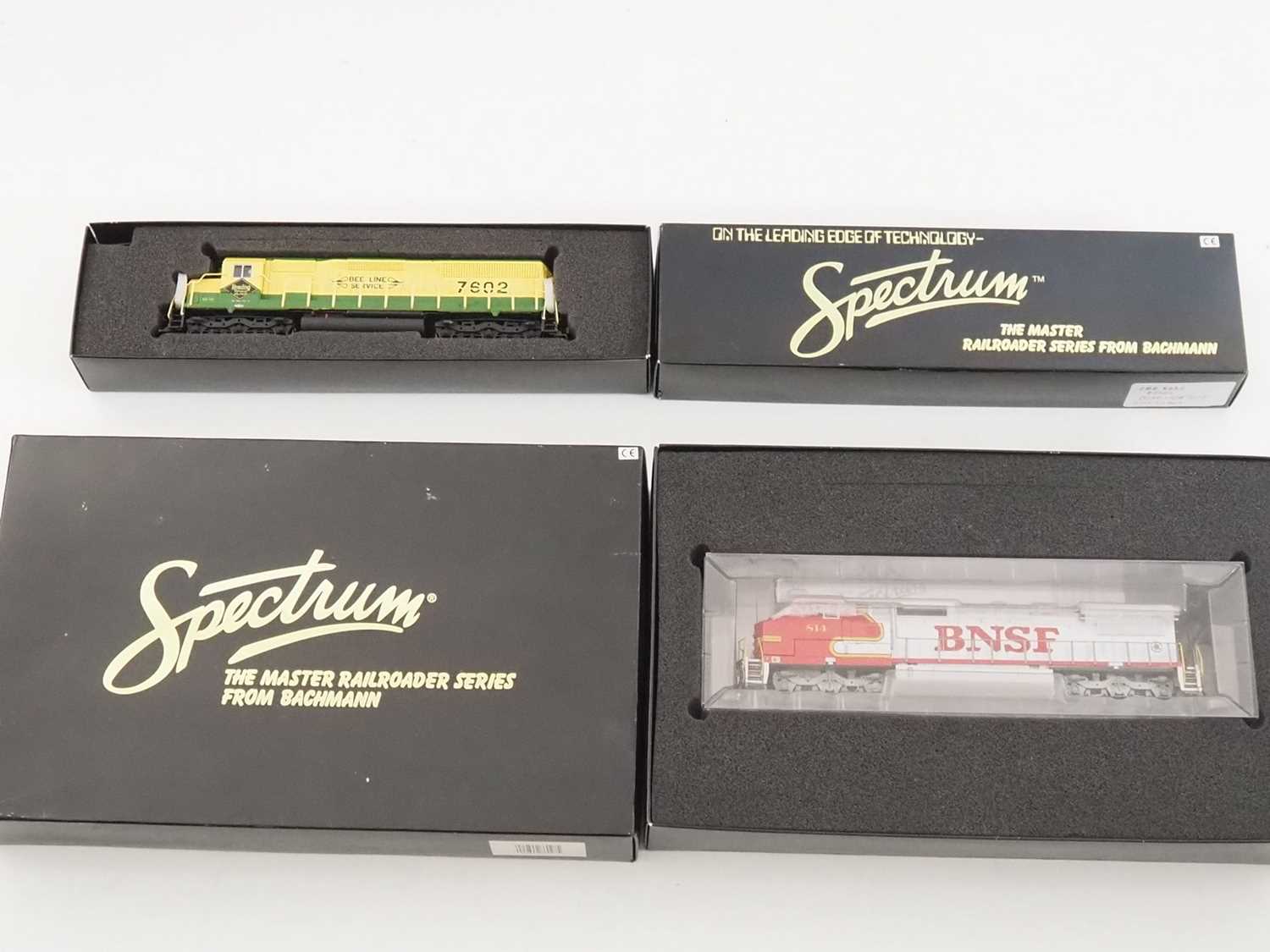 Lot 229 - A pair of SPECTRUM HO gauge American outline