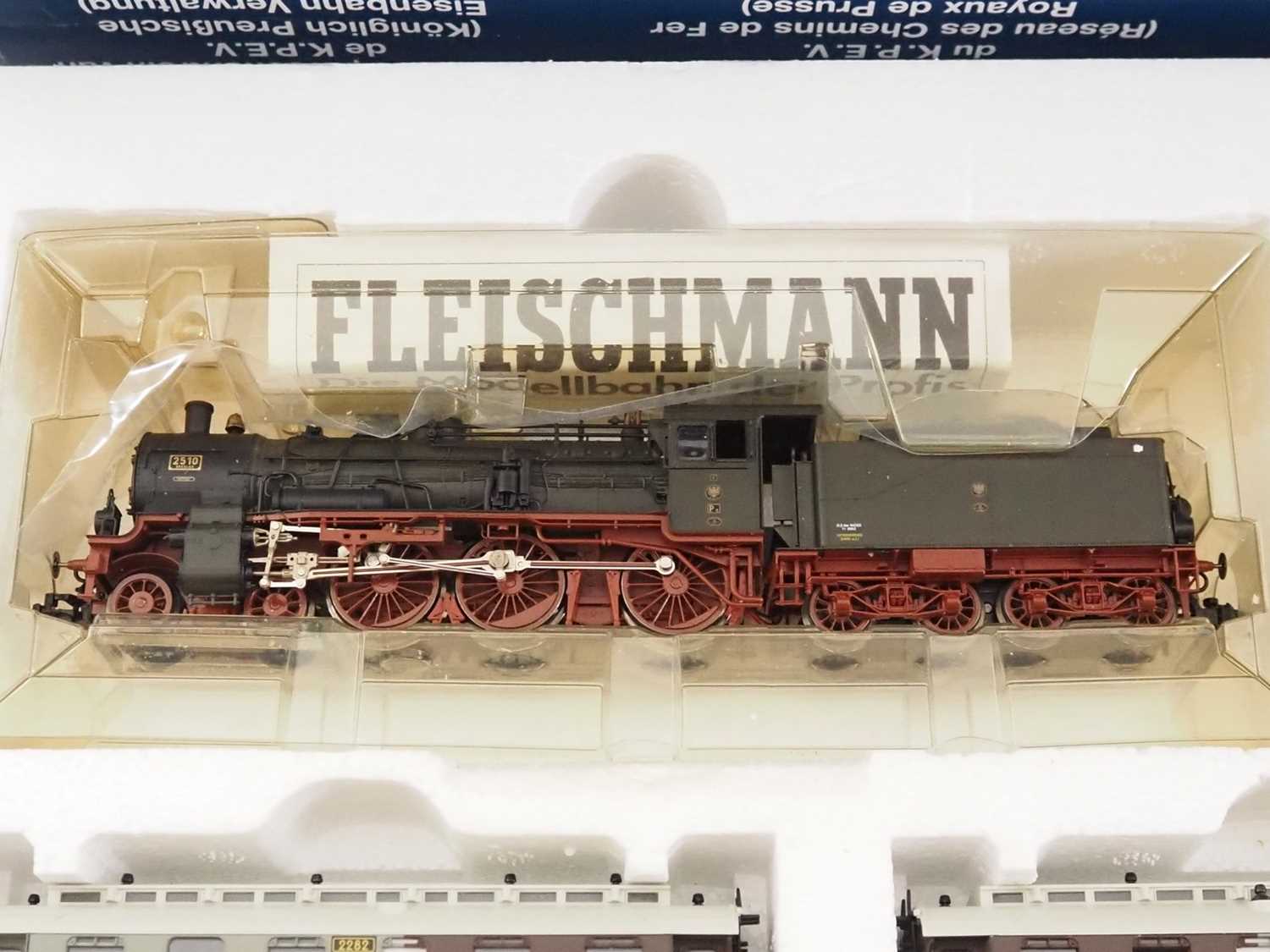 Lot 341 - A FLEISCHMANN HO gauge 4899 limited edition