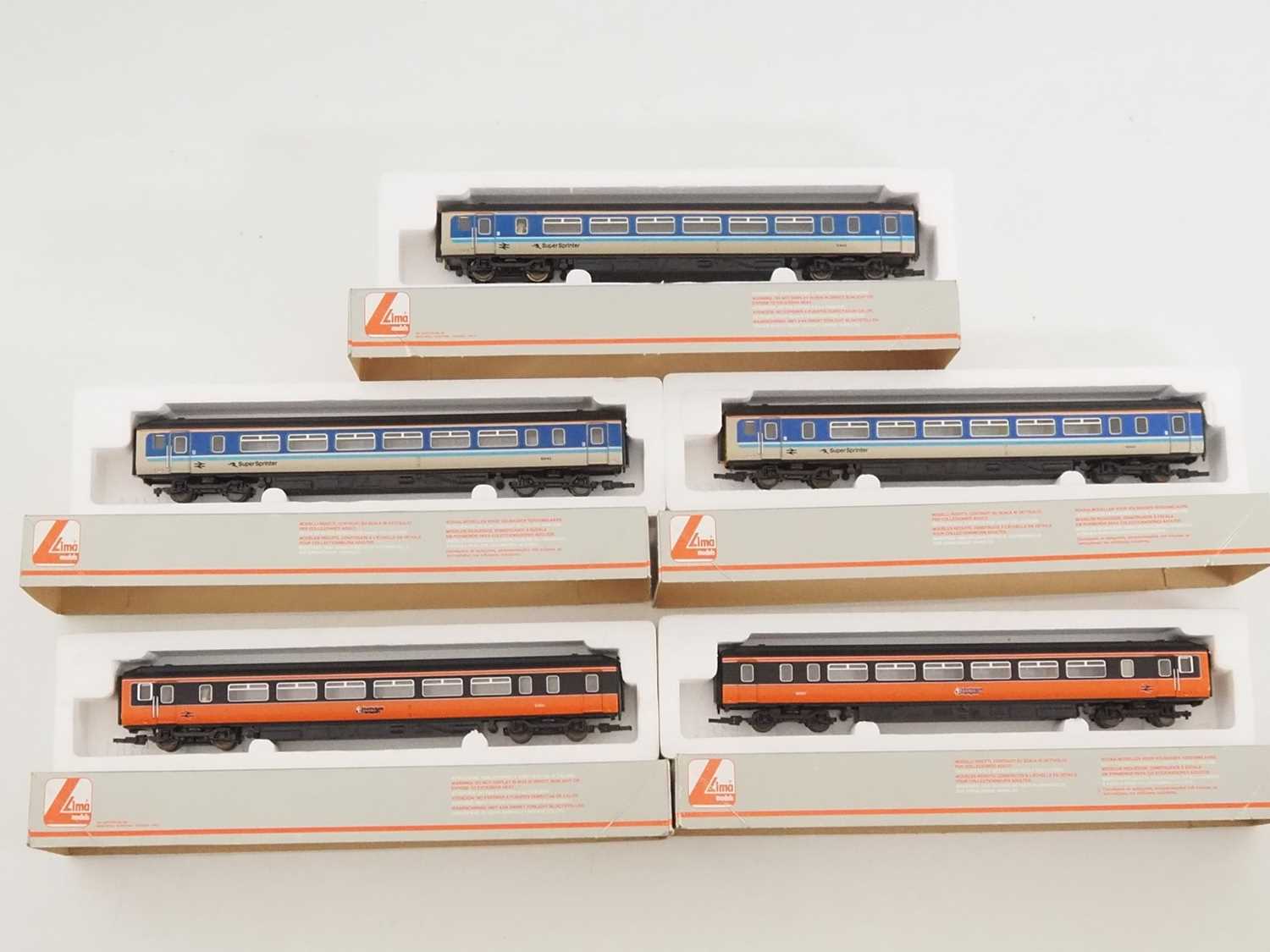 Lot 536 - A pair of LIMA OO gauge class 156 Super
