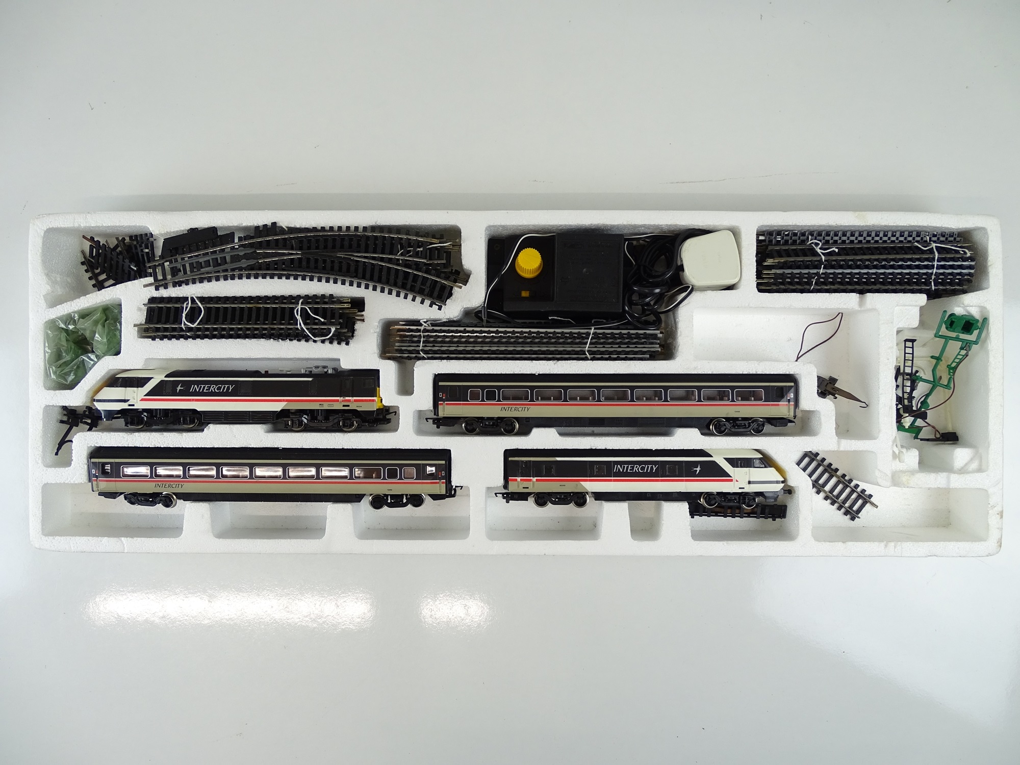 Lot 496 - A HORNBY R696 OO Gauge Intercity 225 Train