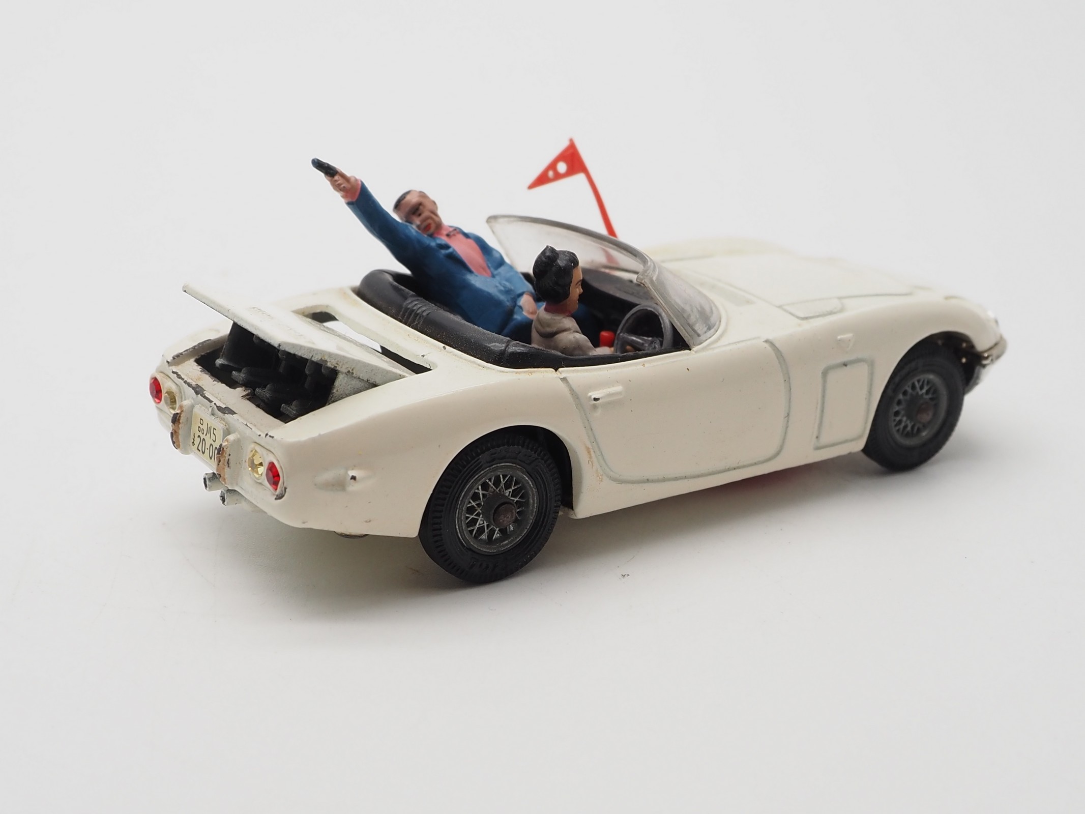 Lot 31 - A CORGI 336 'James Bond' Toyota 2000 GT from
