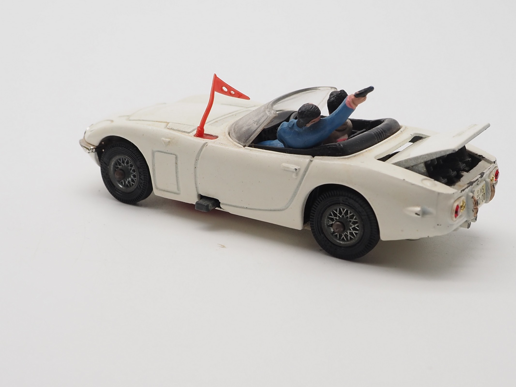 Lot 31 - A CORGI 336 'James Bond' Toyota 2000 GT from