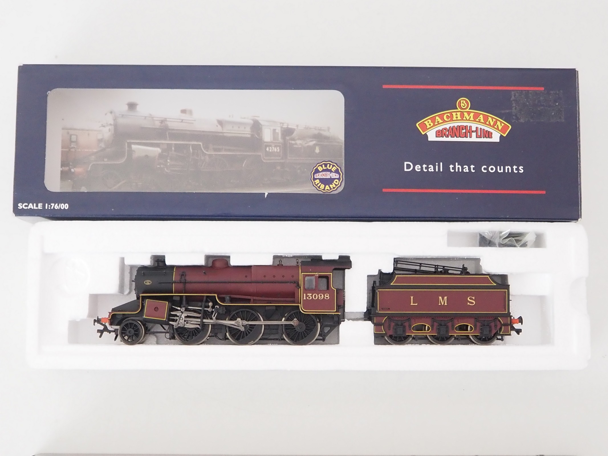 Lot 383 - A pair of BACHMANN OO gauge Hughes Crab