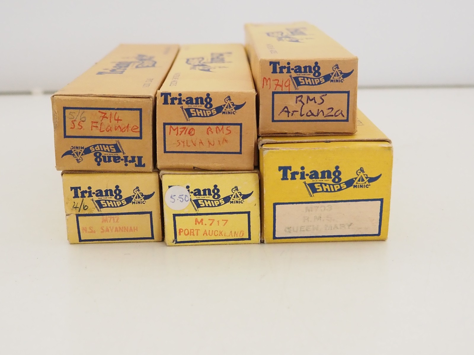 Lot 15 - A group of vintage TRI-ANG (TRIANG) MINIC