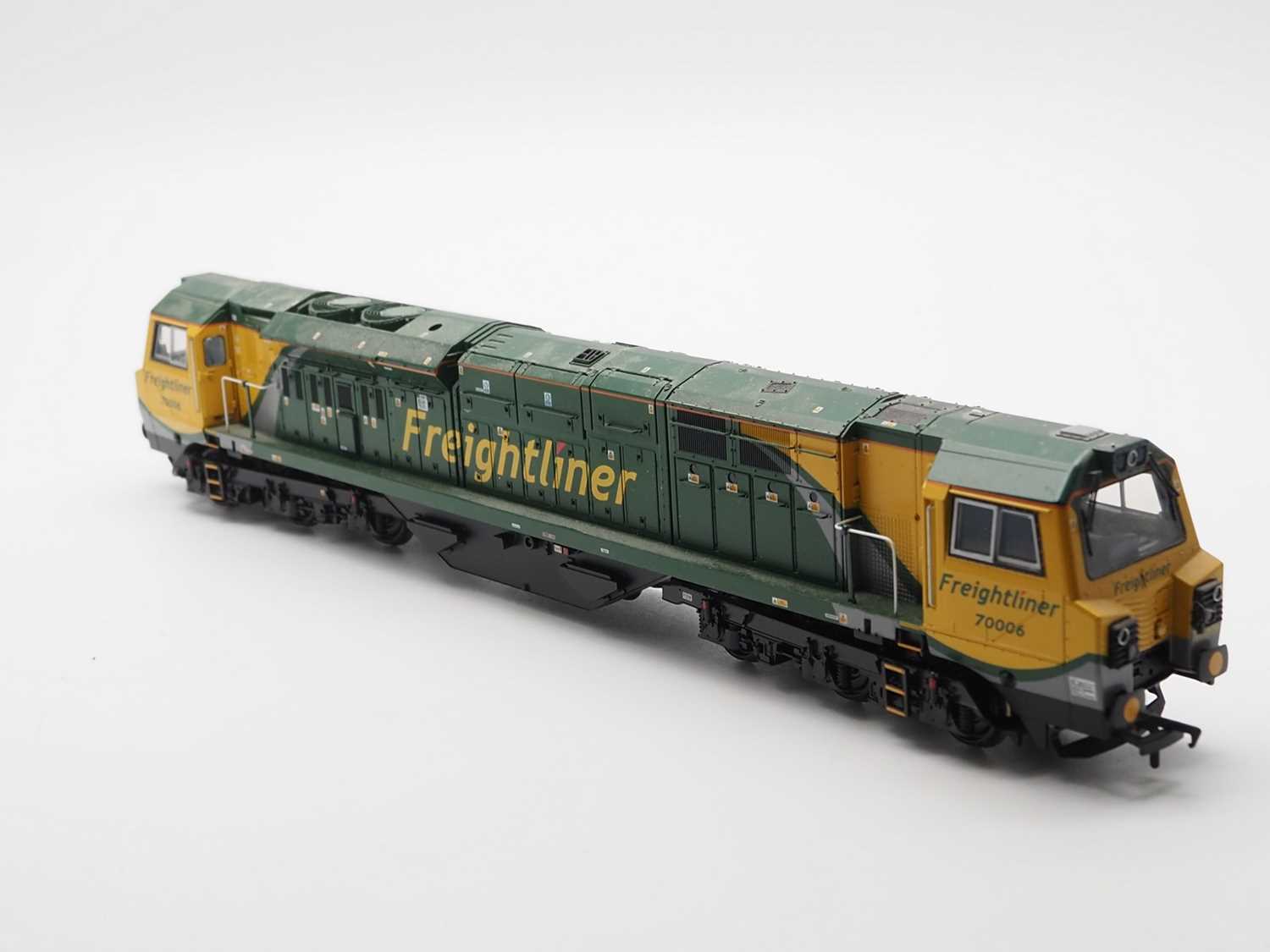 Lot 259 - A BACHMANN 31-585 OO gauge class 70 diesel