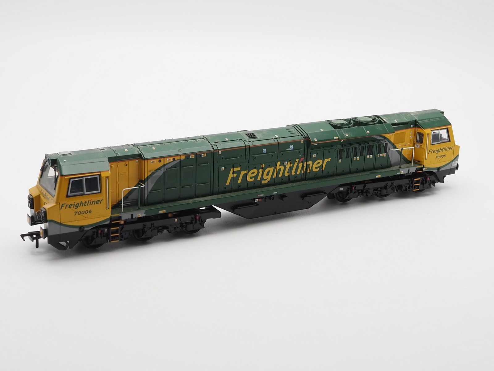 Lot 259 - A BACHMANN 31-585 OO gauge class 70 diesel