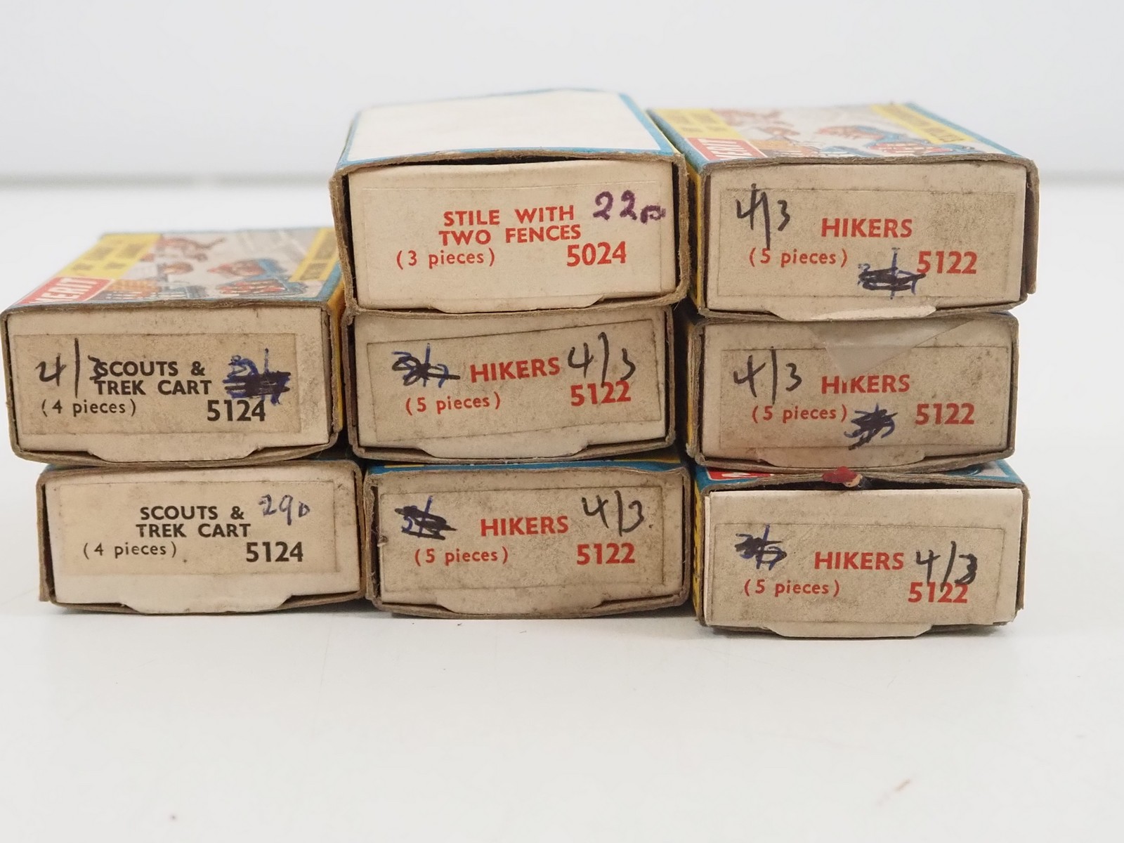 Lot 332 - A large group of MERIT HO/OO gauge railway