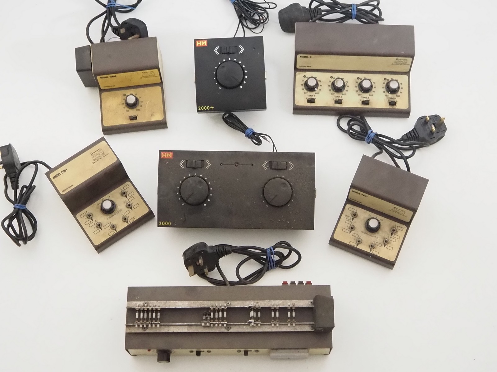 Lot 470 - A selection of model railway controllers