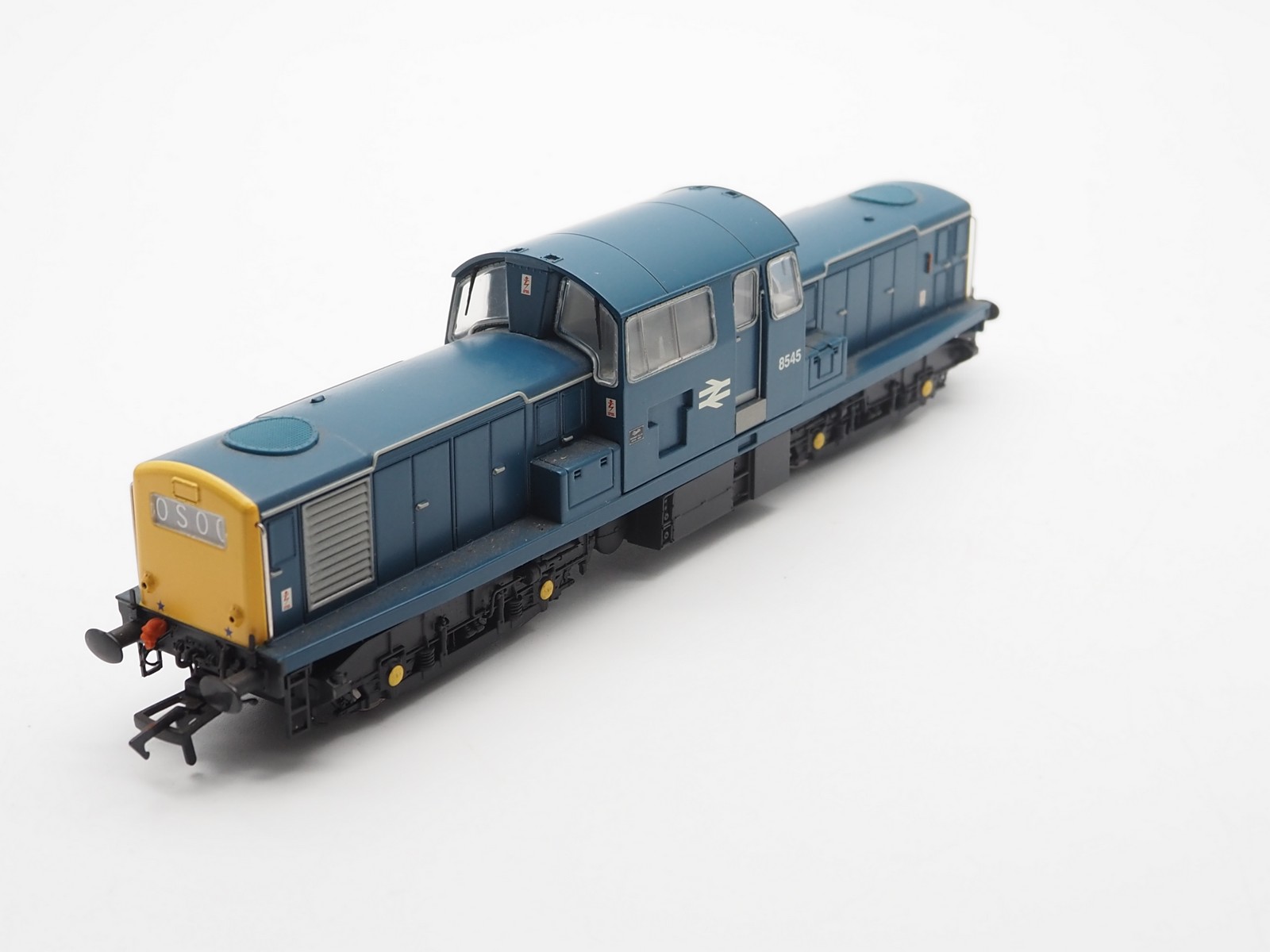 Lot 487 - A pair of OO gauge diesel locomotives by