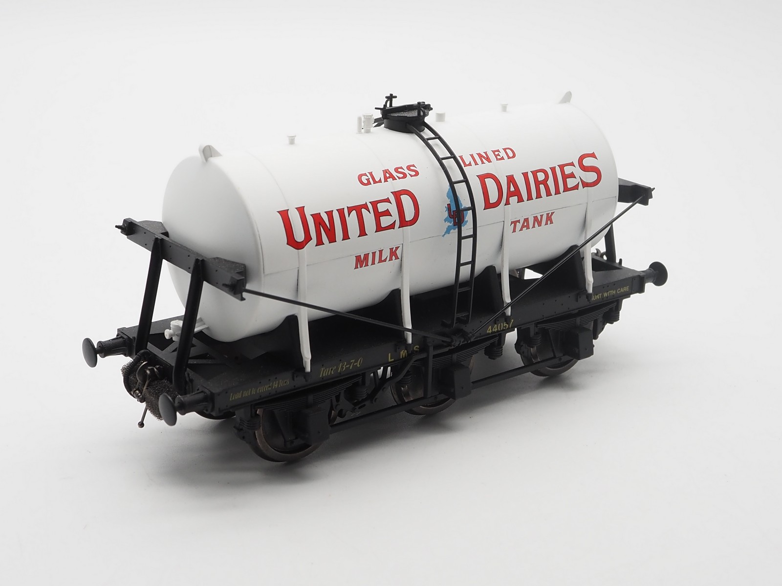 Lot 641 A Pair Of Dapol O Gauge Tank Wagons