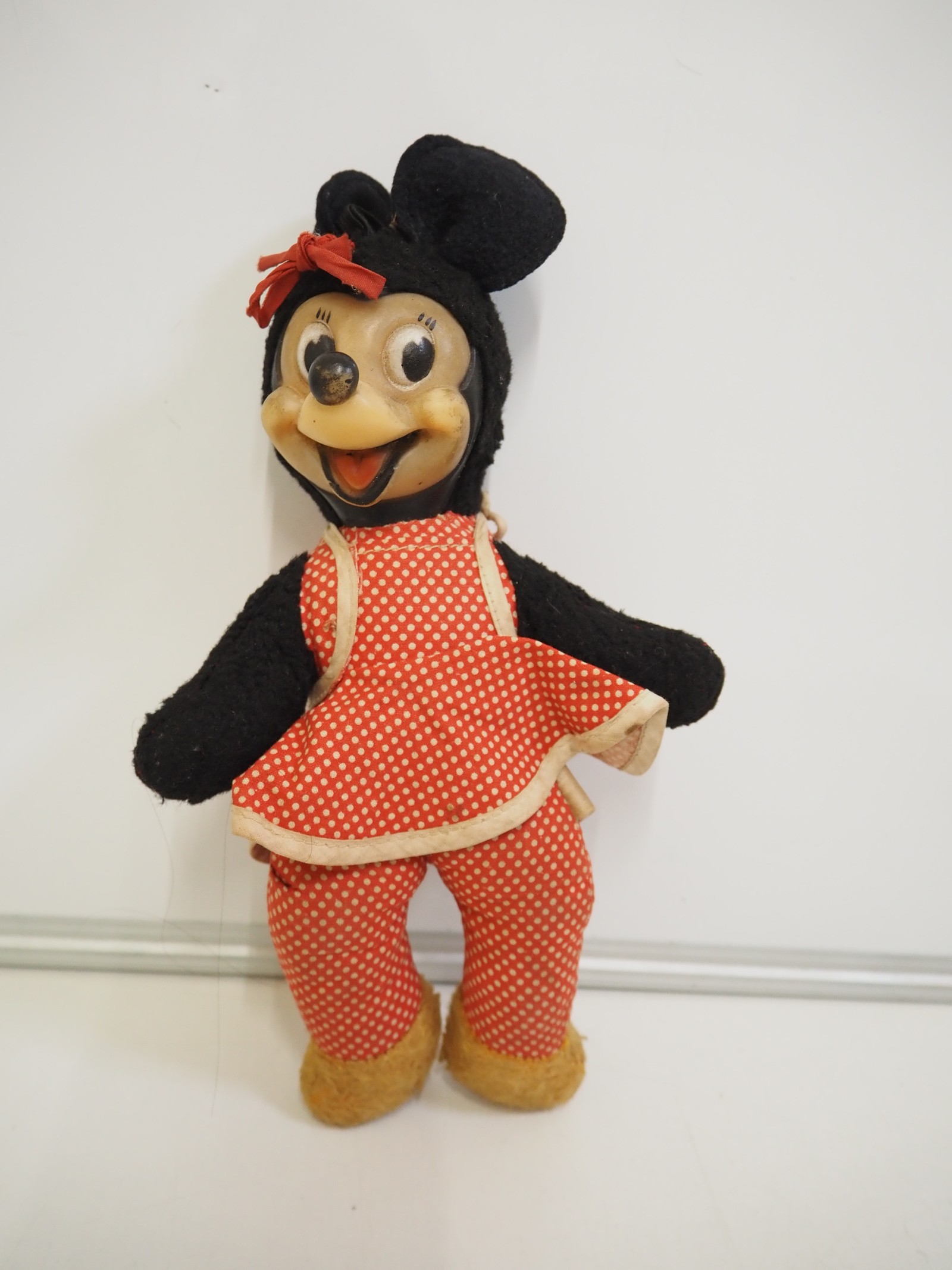 Lot 64 - WALT DISNEY: MICKEY and MINNIE MOUSE 1950s