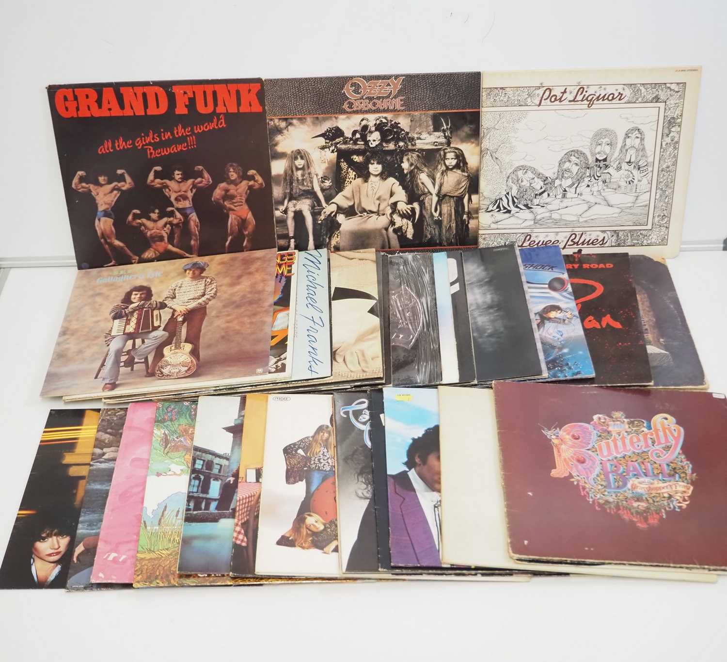 Lot 574 - A large quantity of 1970s vinyl LPS - mostly