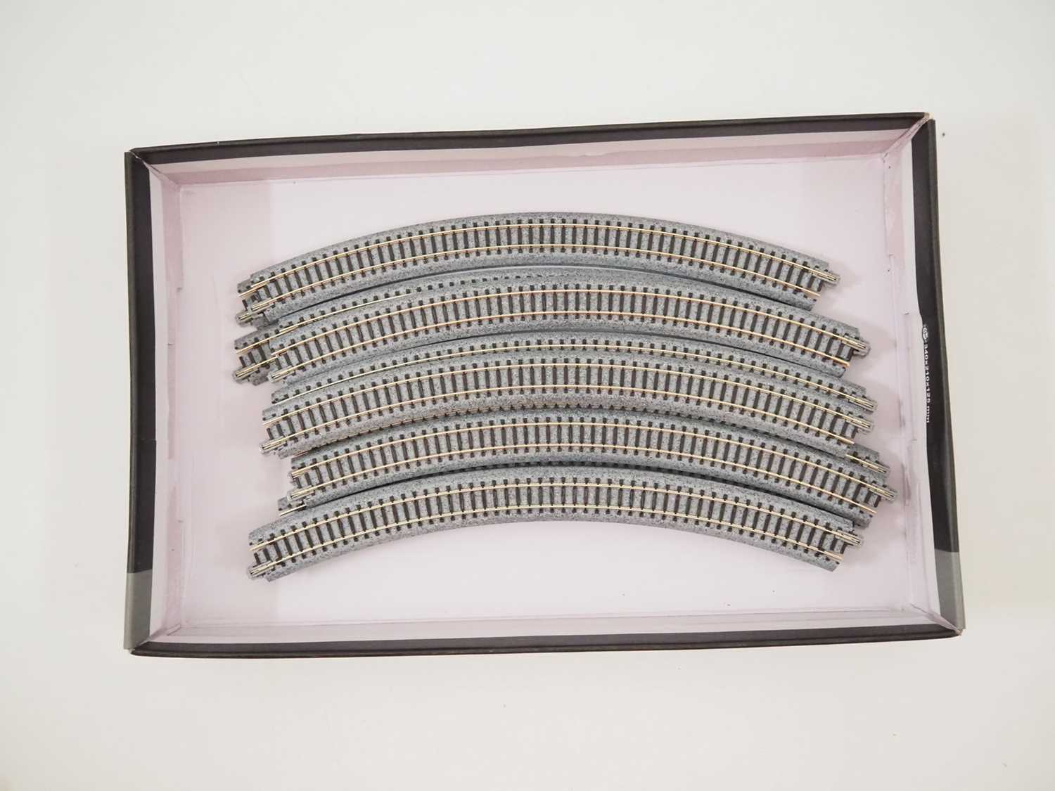 Lot 275 - A large quantity of unboxed KATO N gauge