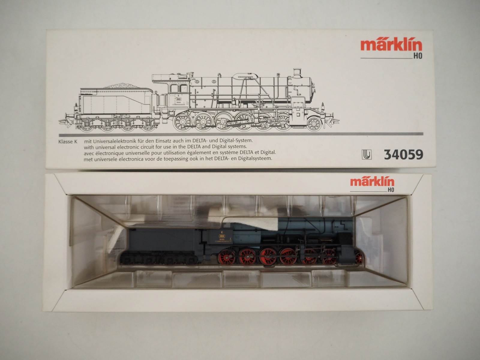 Lot 316 - A MARKLIN 34059 HO gauge Class K steam