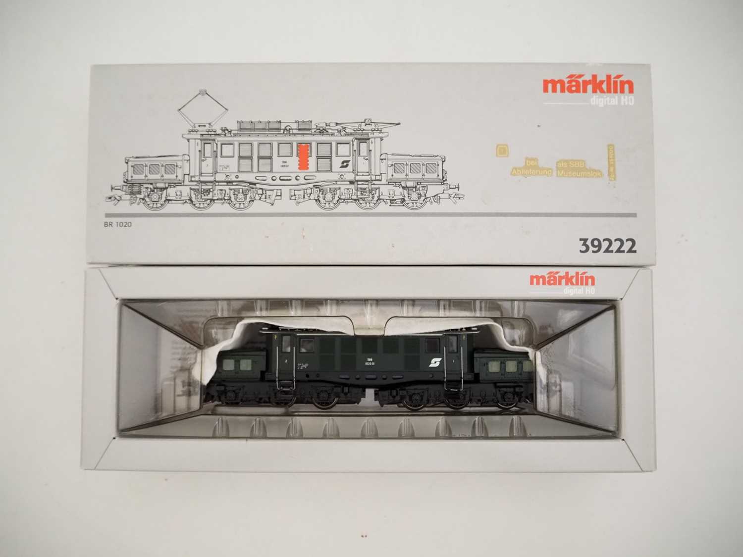 Lot 319 - A MARKLIN Digital HO gauge 39222 BR 1020