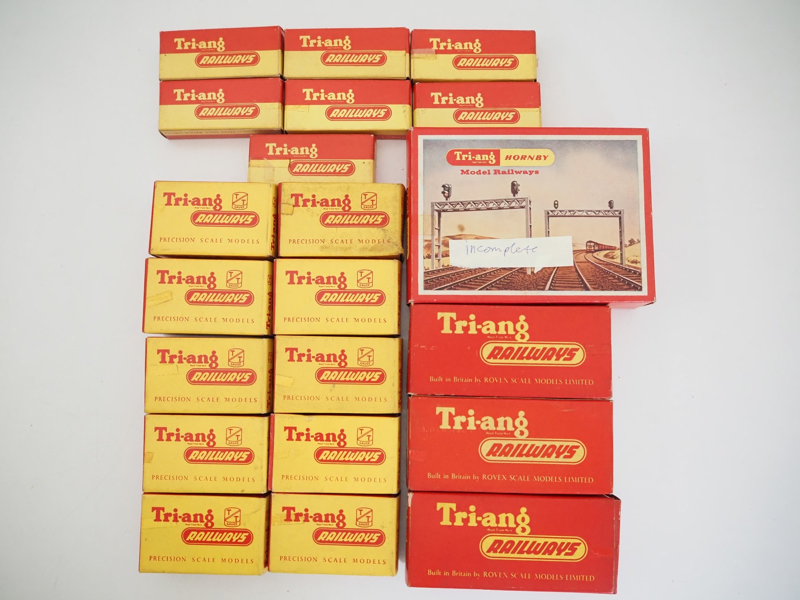 Lot 385 - A group of TRIANG OO/TT gauge model railway