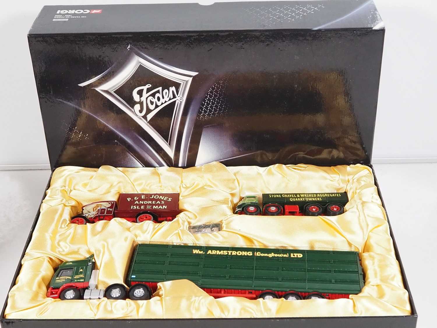 Lot 99 - A pair of CORGI 1:50 scale diecast lorry sets