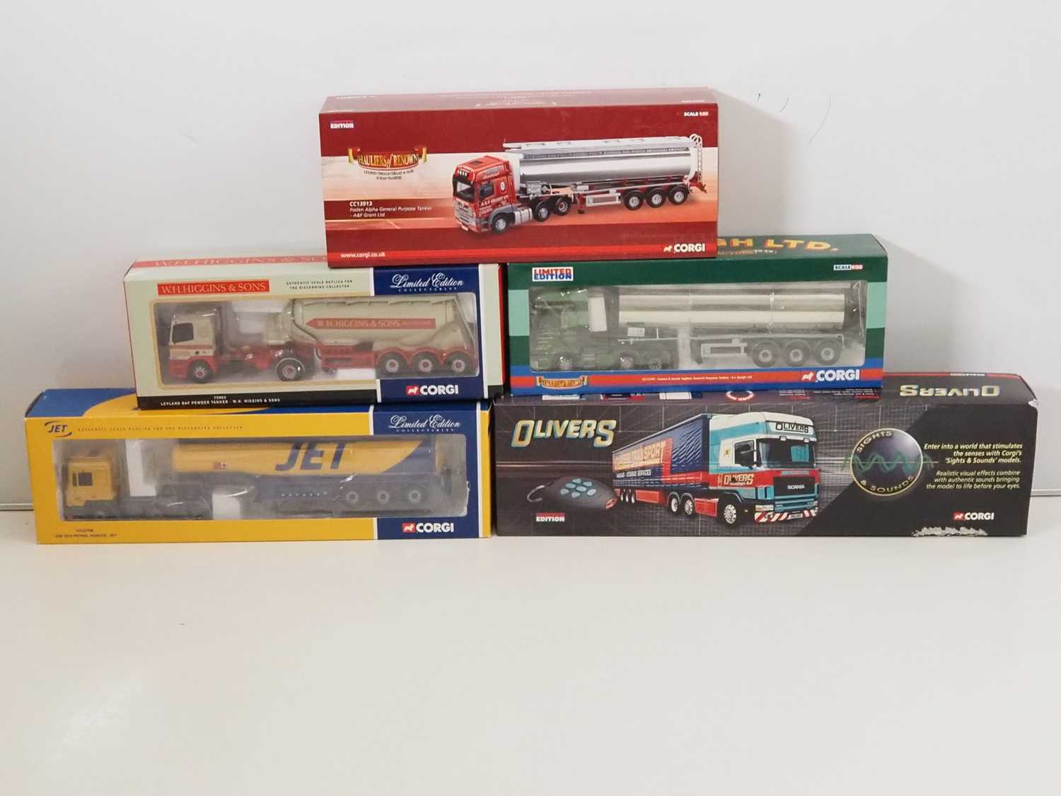 Lot 101 - A group of CORGI 1:50 scale diecast