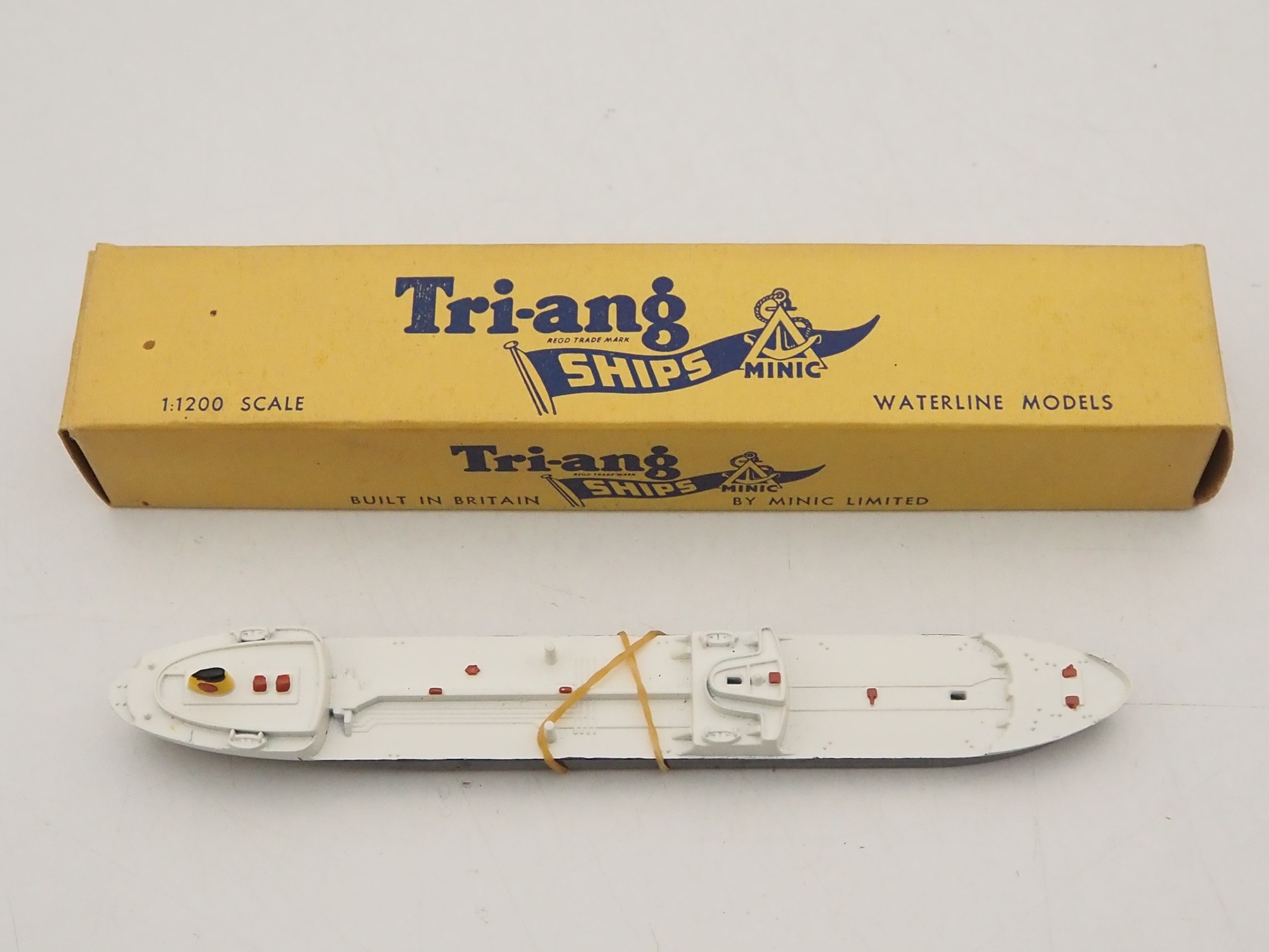 Lot 271 - A group of TRIANG MINIC diecast ships