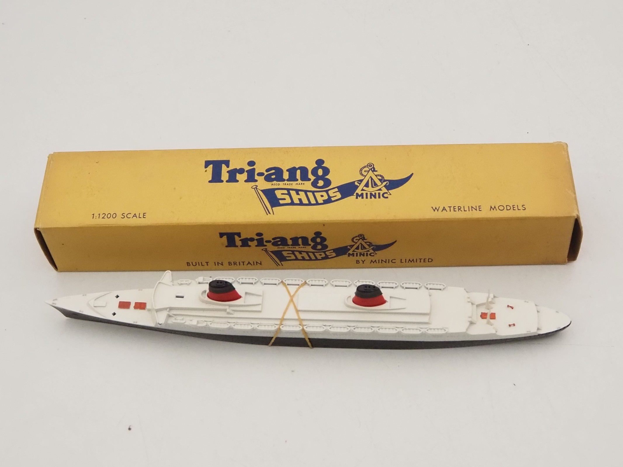 Lot 271 - A group of TRIANG MINIC diecast ships