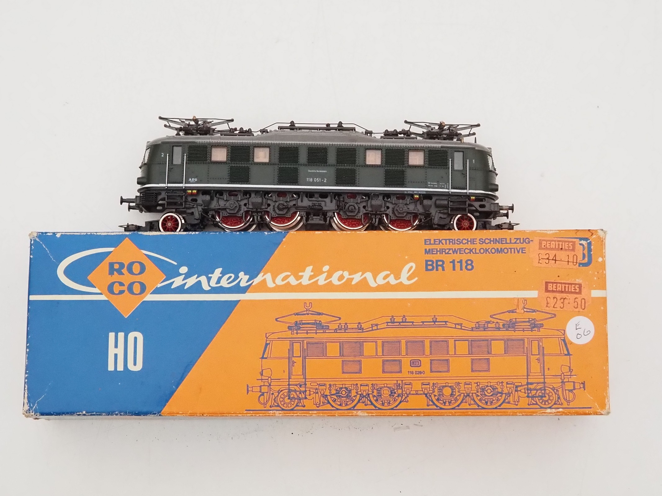 Lot 389 - A group of ROCO HO gauge German outline