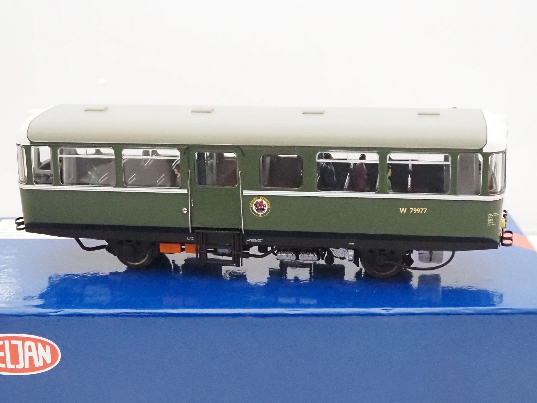Lot 646 - A HELJAN O gauge 88911 AC Cars railbus in BR
