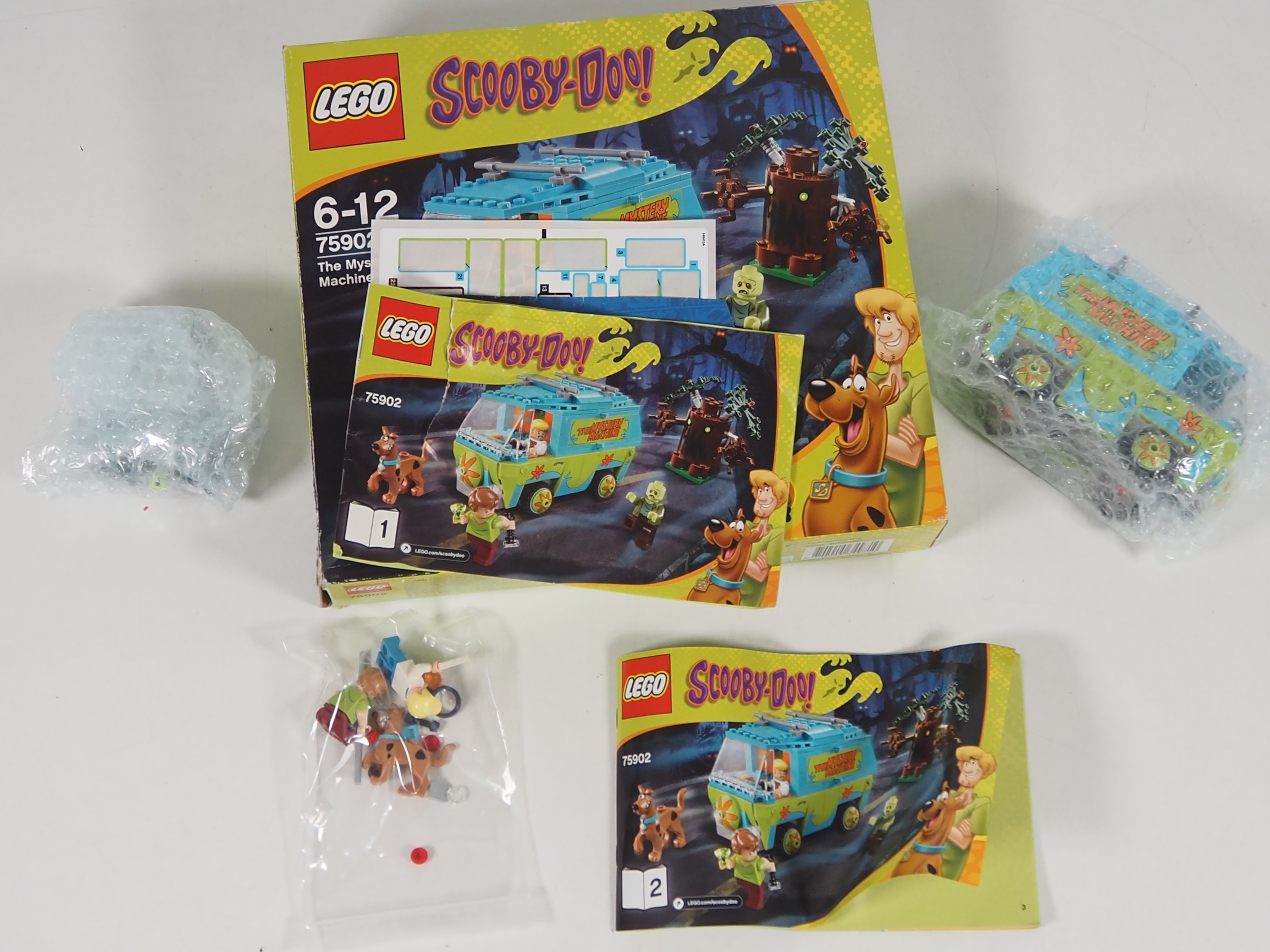Lot 8 - LEGO 75902 - Scooby-Doo! - The Mystery Machine