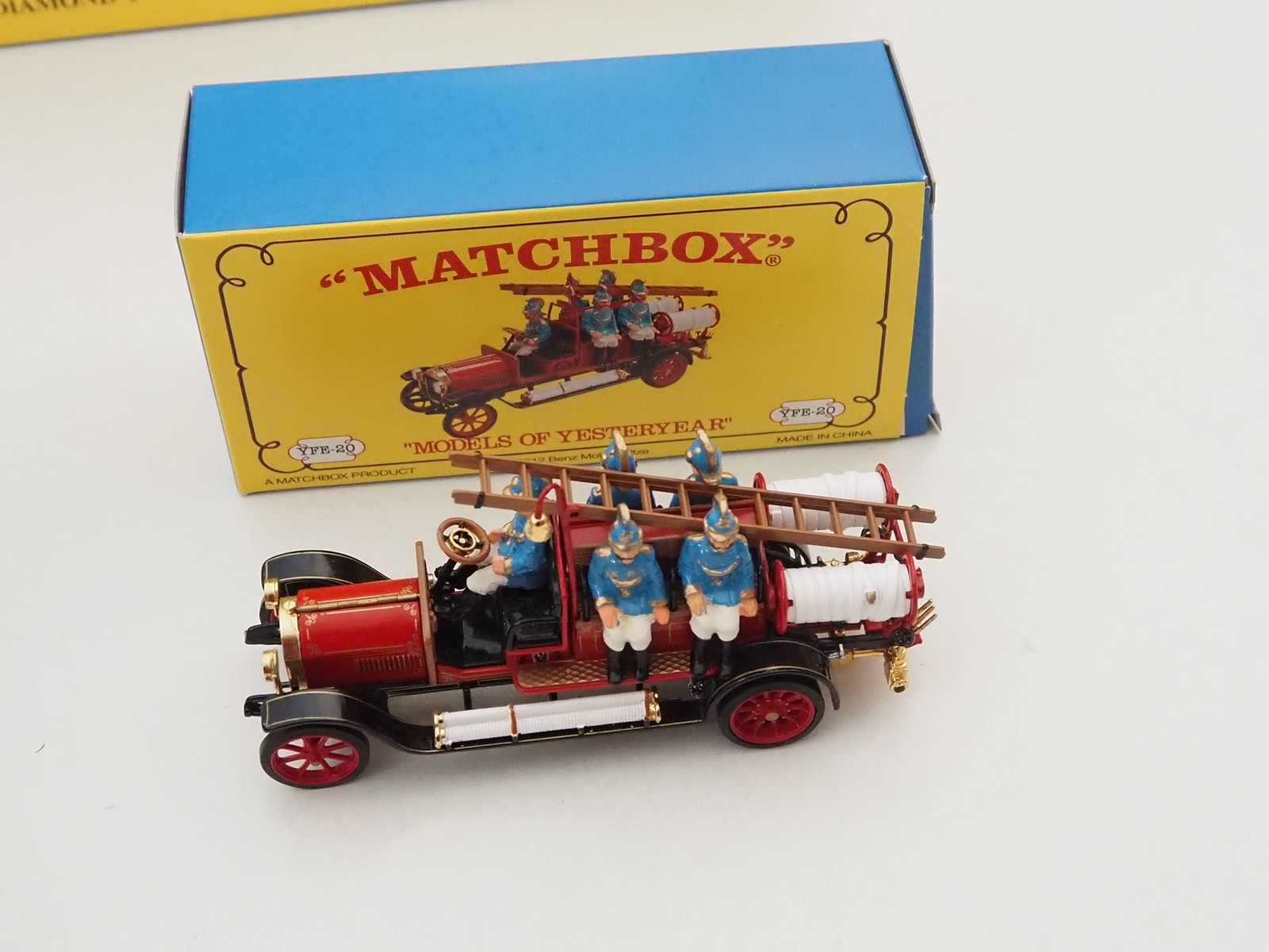 Lot 102 - A group of MATCHBOX modern MODELS OF