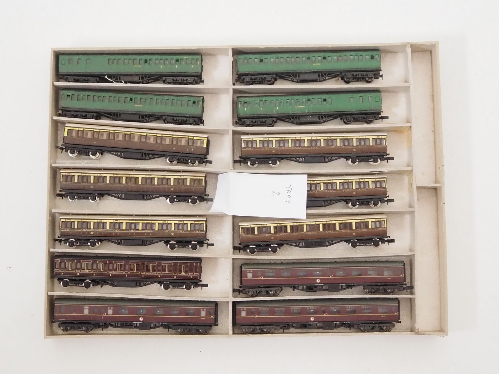 Lot 289 - A large quantity of unboxed N gauge coaches