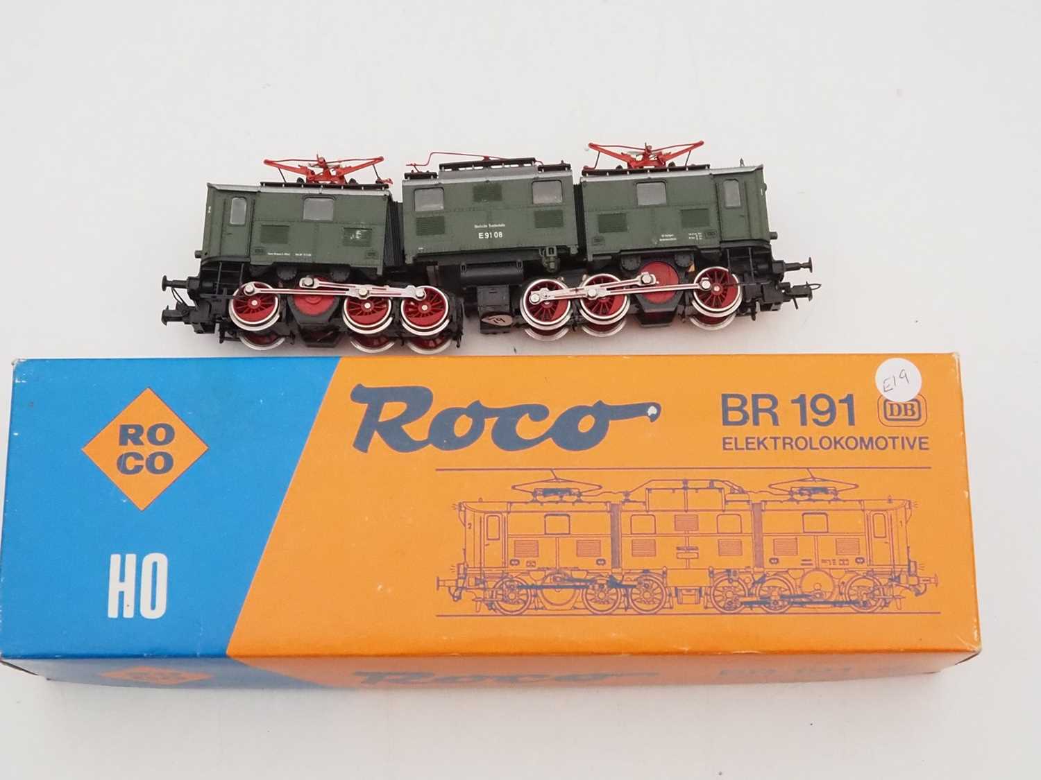 Lot 345 - A group of ROCO HO gauge German outline