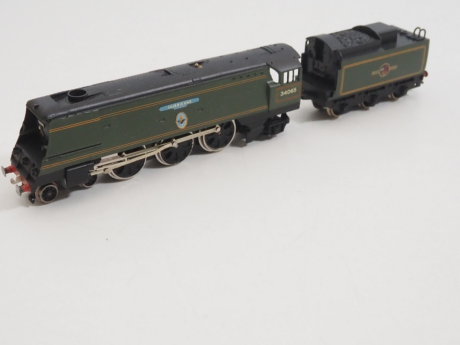 Lot 370 - A WRENN OO gauge W2275/5P Bulleid Pacific