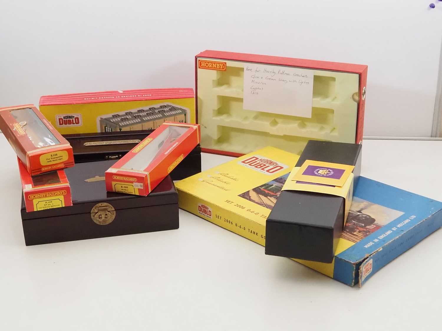 Lot 387 - A quantity of empty boxes for various OO