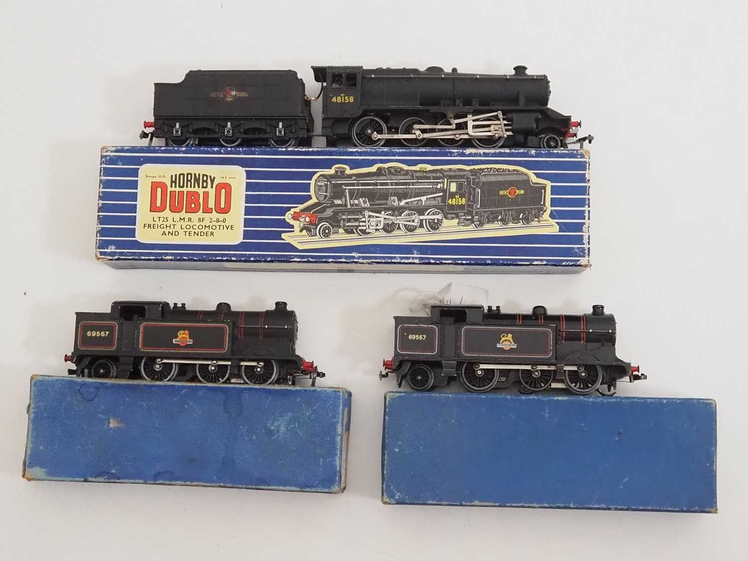 Lot 477 - A group of HORNBY DUBLO OO gauge 3-rail