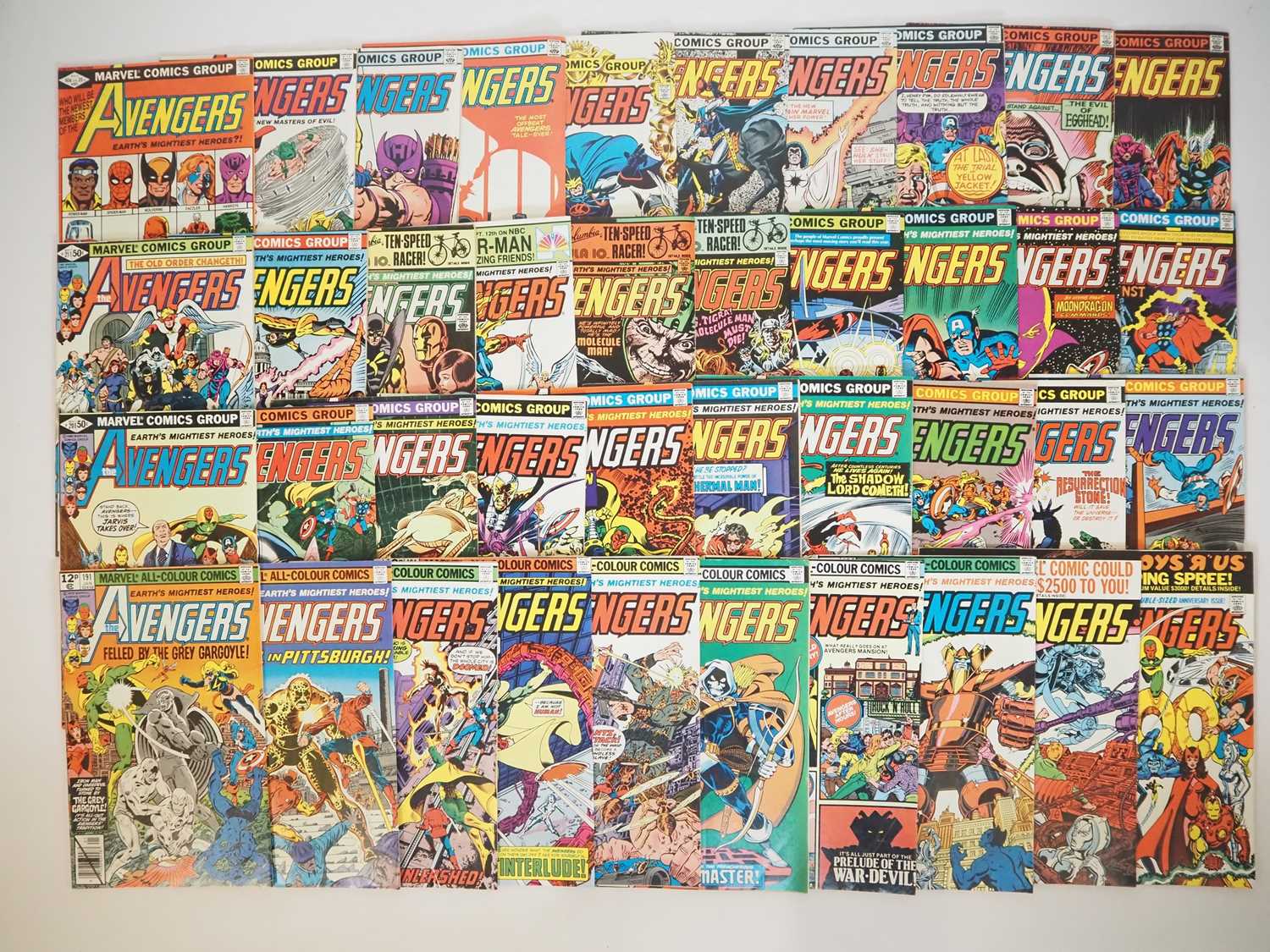 Lot 336 - AVENGERS #191 to 230 (40 in Lot)