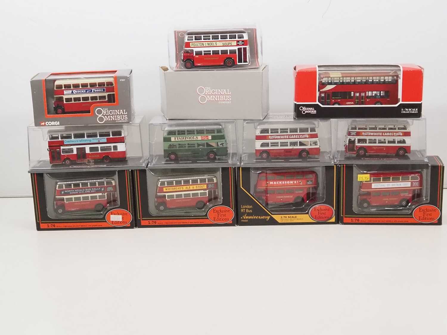Lot 26 - A group of 1:76 scale diecast buses by EFE