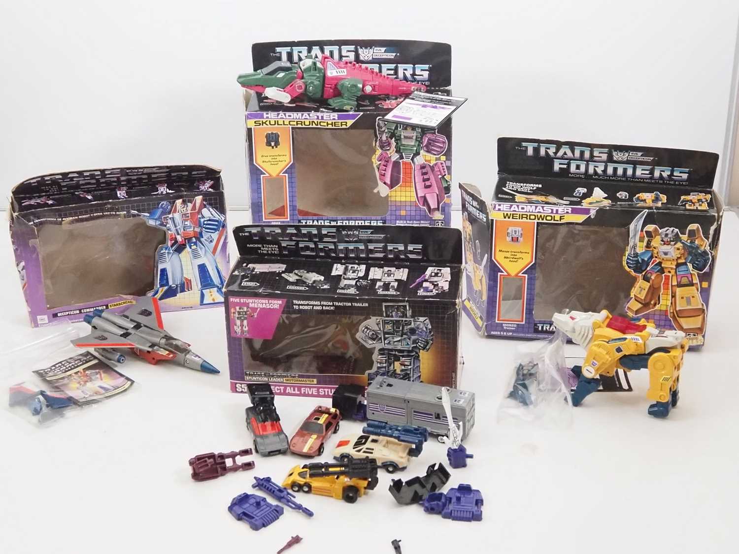 Lot 271 - A group of original HASBRO Transformers