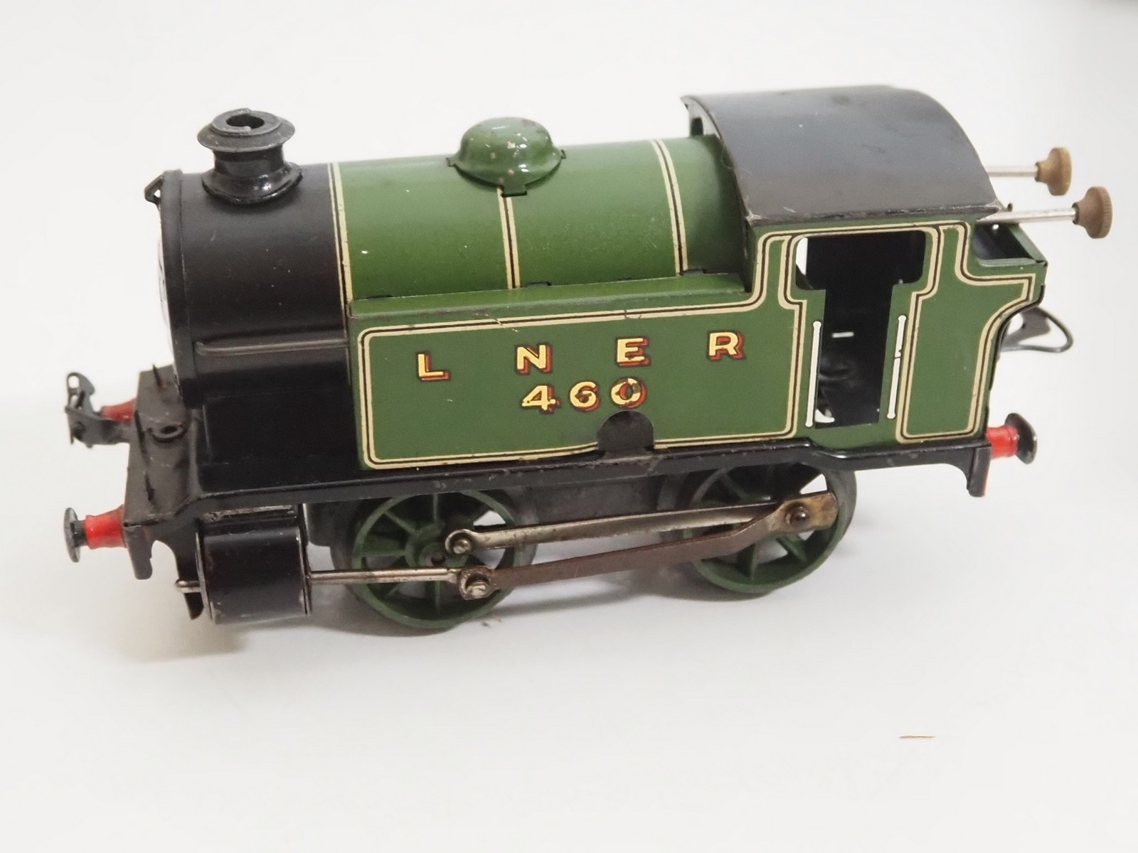 Lot 499 - A HORNBY O gauge LNER tank clockwork goods