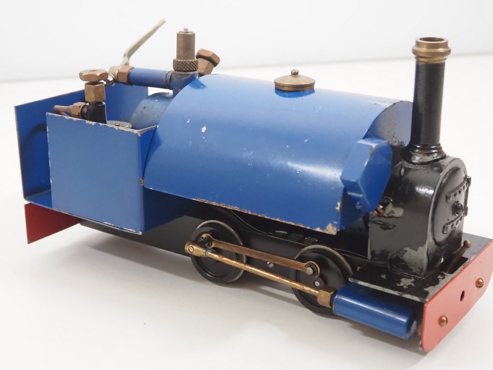 Lot 504 - A live steam 32 mm gauge 0-4-0 saddle tank