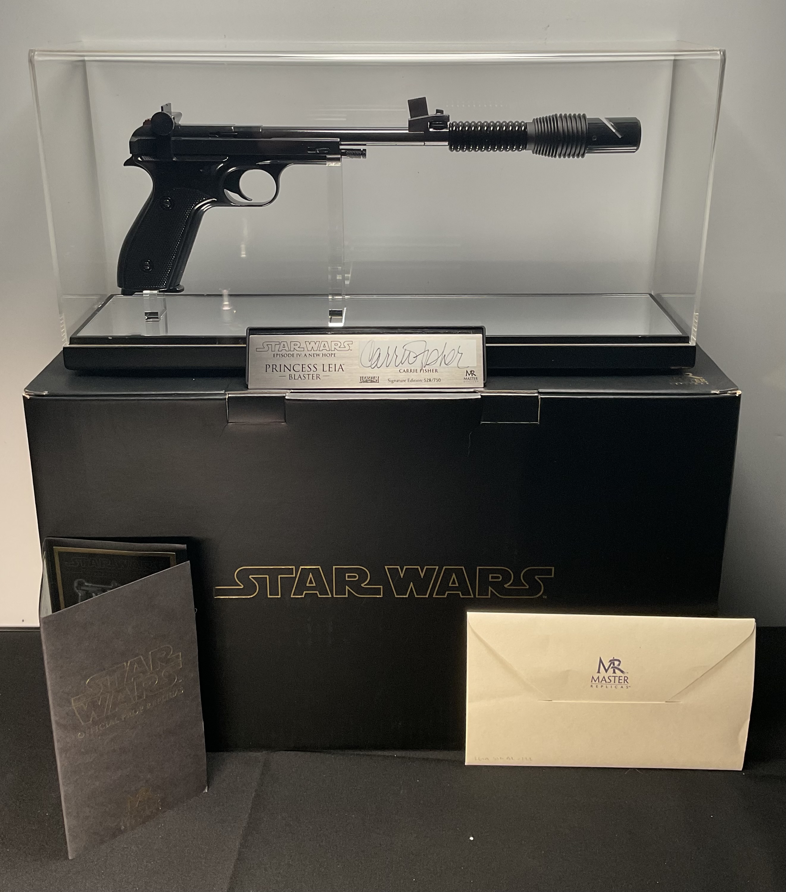 Lot 524 - STAR WARS - A Master Replicas Star Wars A
