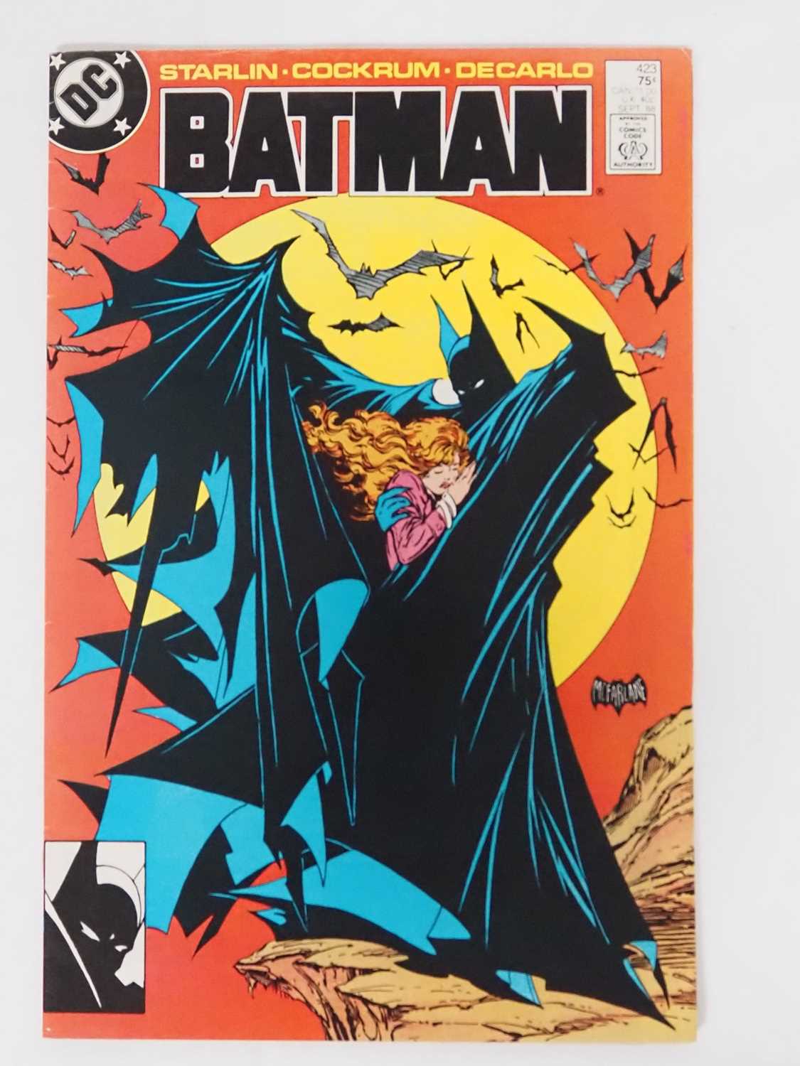Lot 305 - BATMAN #423 - (1988 - DC) - Classic Batman
