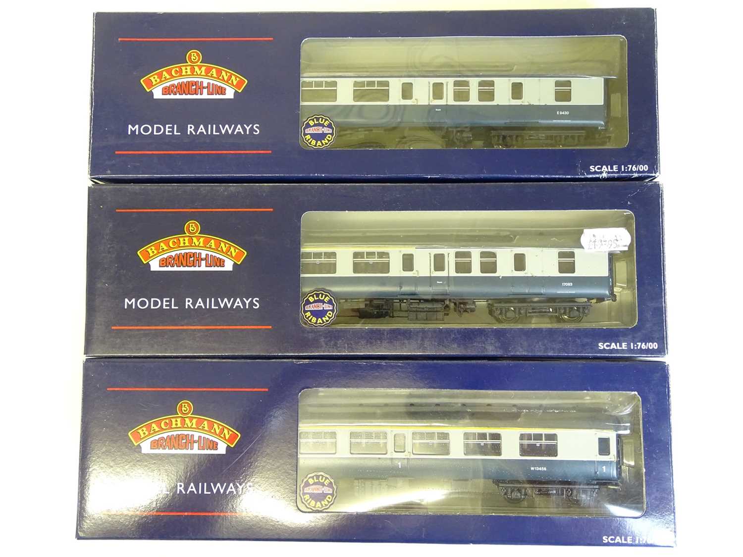 Lot 253 - OO SCALE MODEL RAILWAYS: A group of BACHMANN