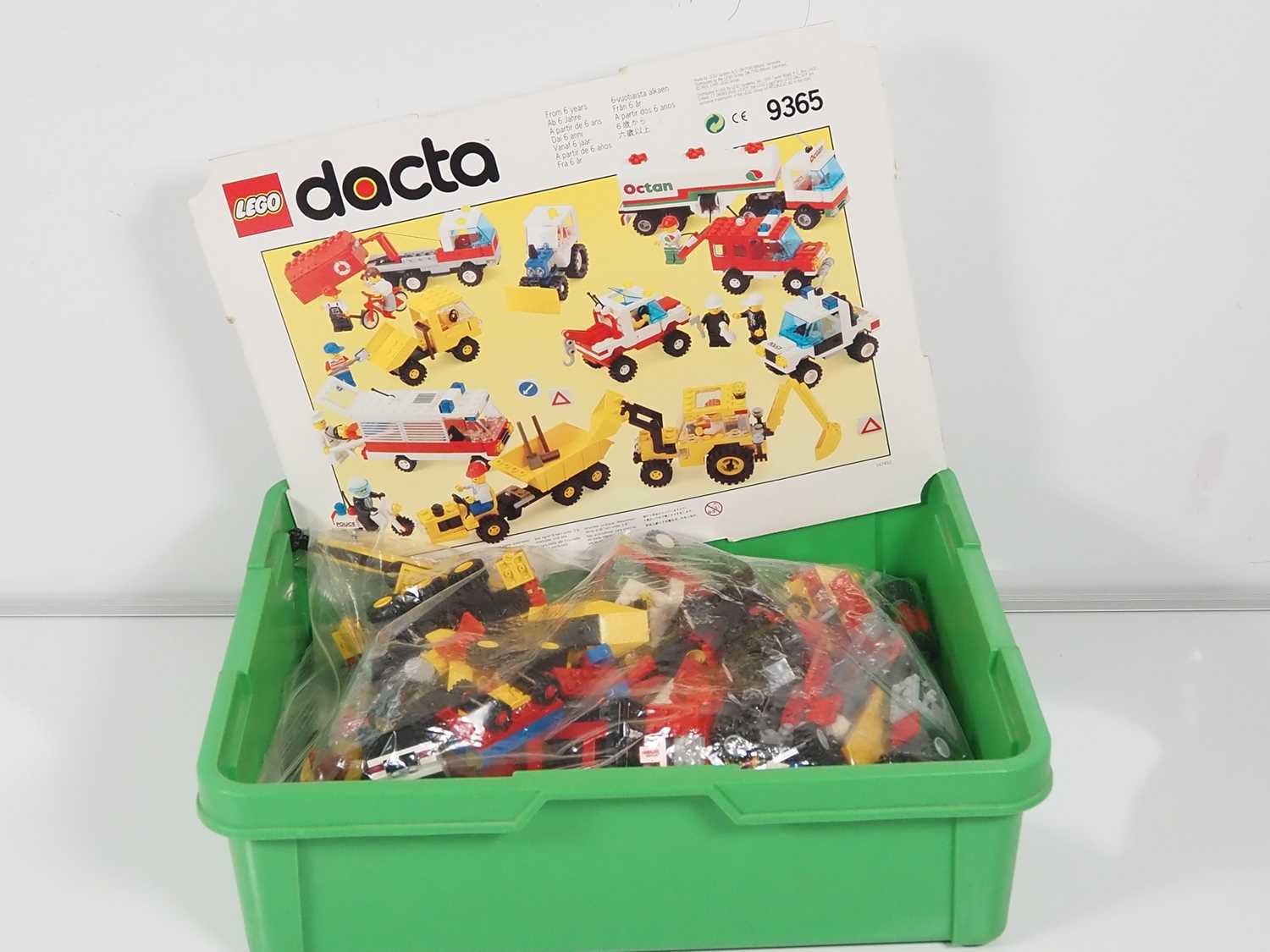 Lot 134 - LEGO - DACTA - #9365 TOWN community vehicles