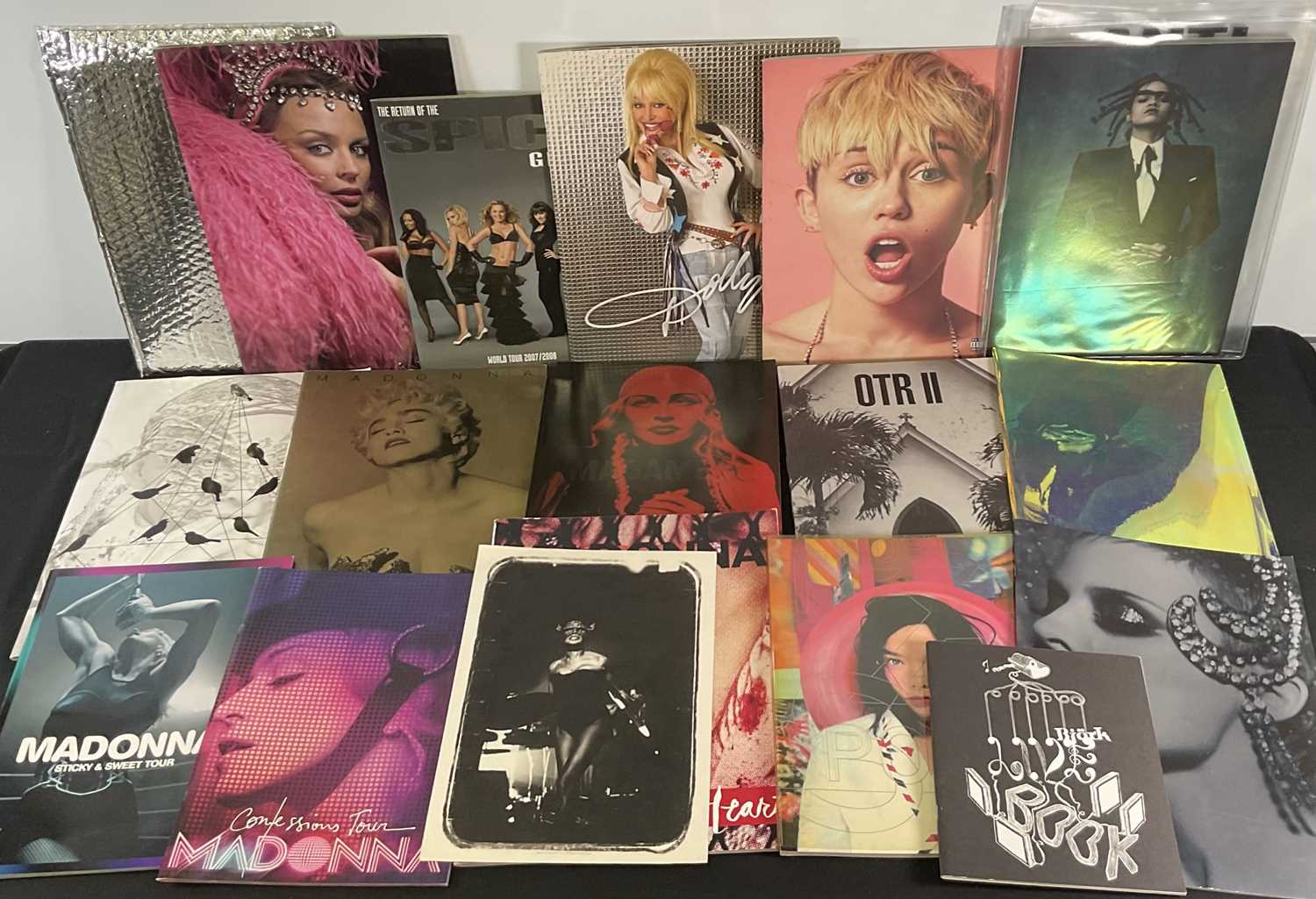 Lot 184 - A selection of female pop star tour