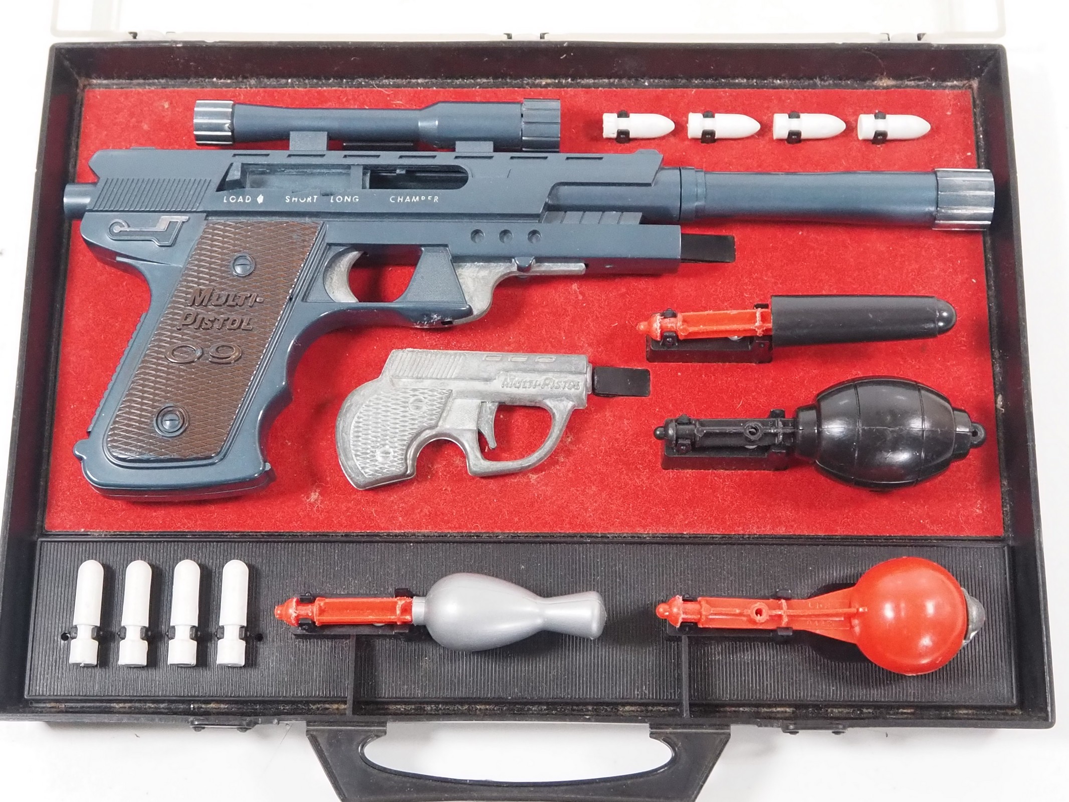 Lot 218 - A DE-LUXE TOYS / TOPPER Multi-Pistol 09