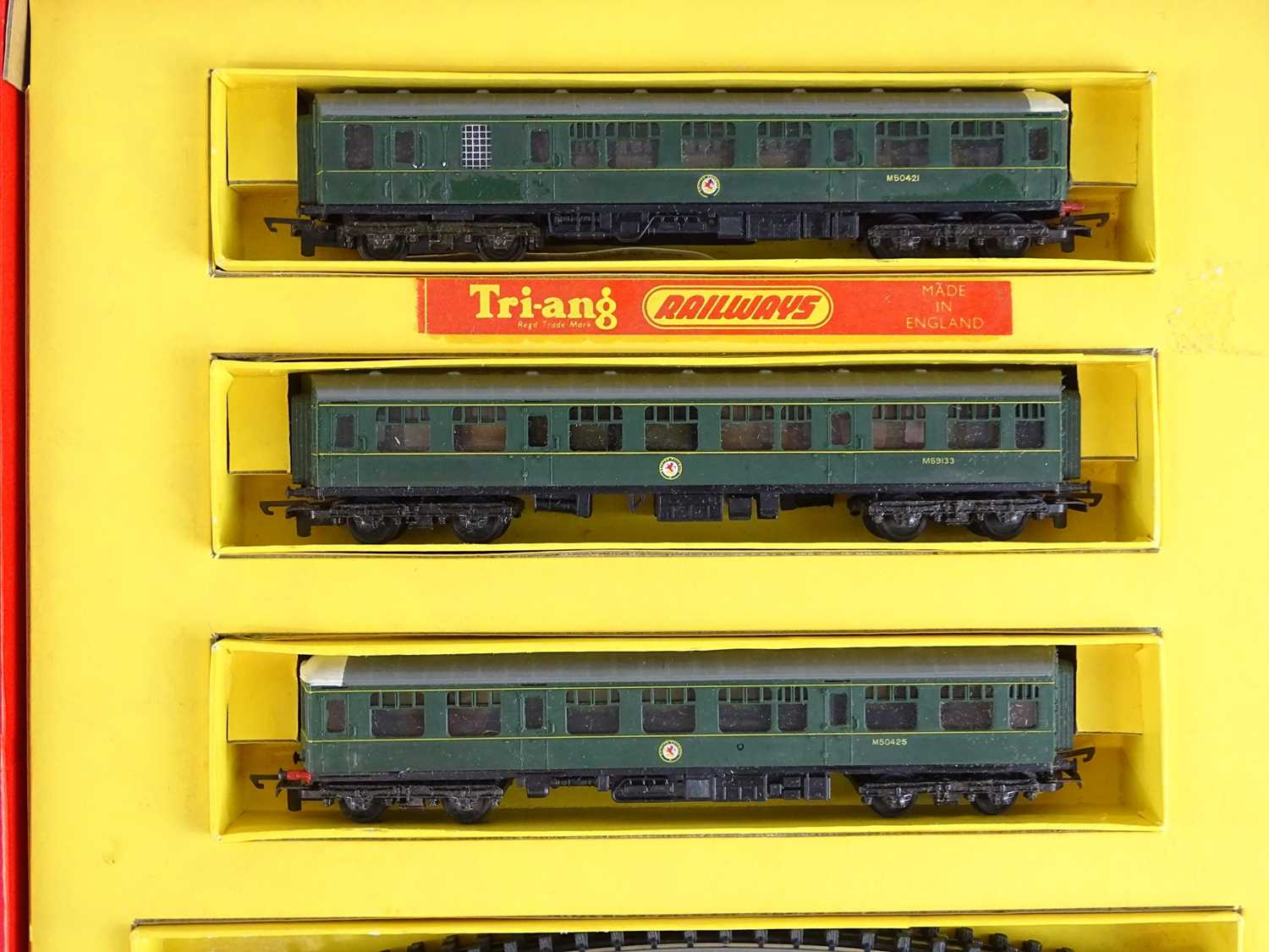 Lot 2 - A rare TRI-ANG TT Gauge T7 train set