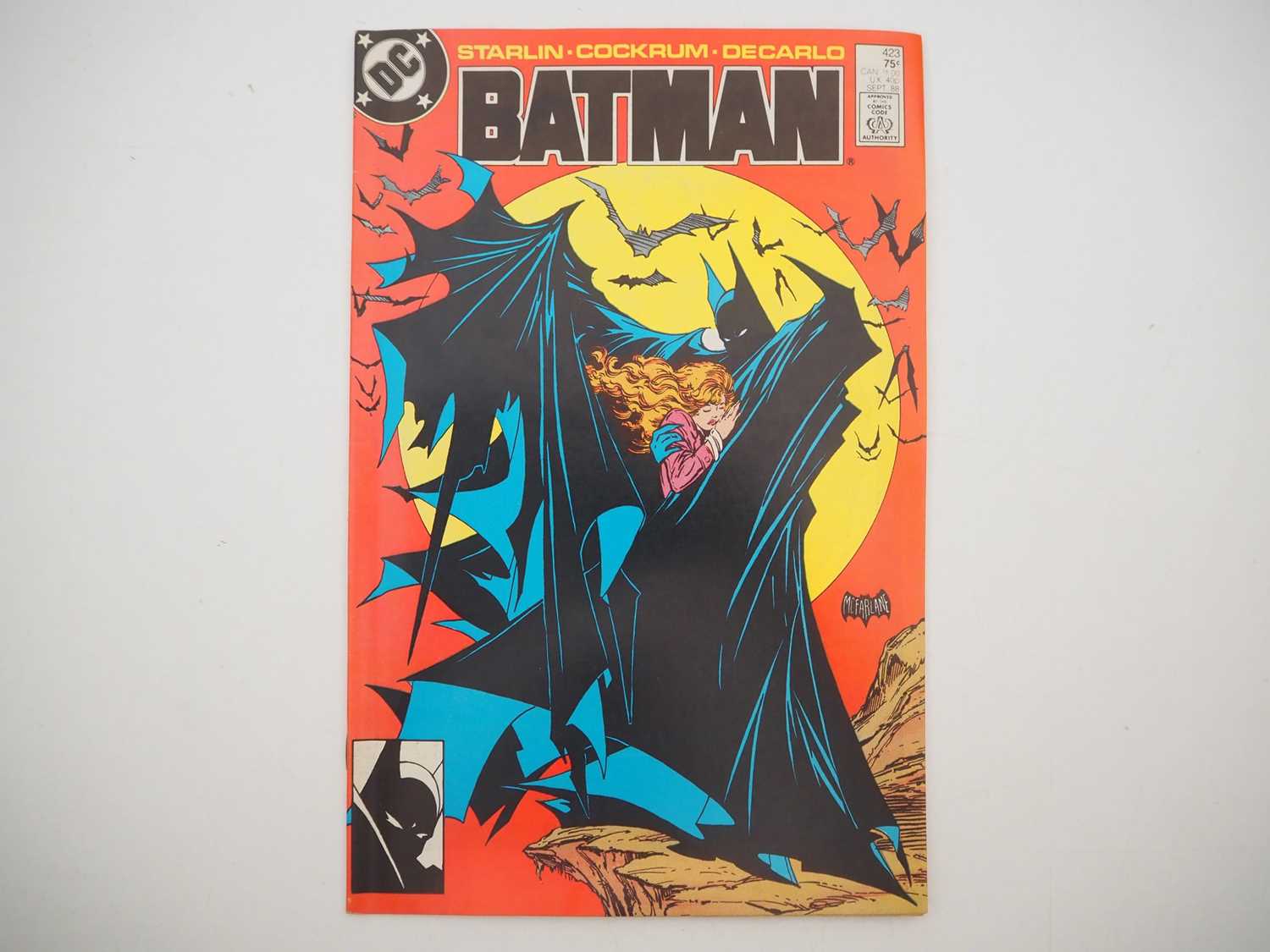 Lot 215 - BATMAN #423 - (1988 - DC) - Classic Batman