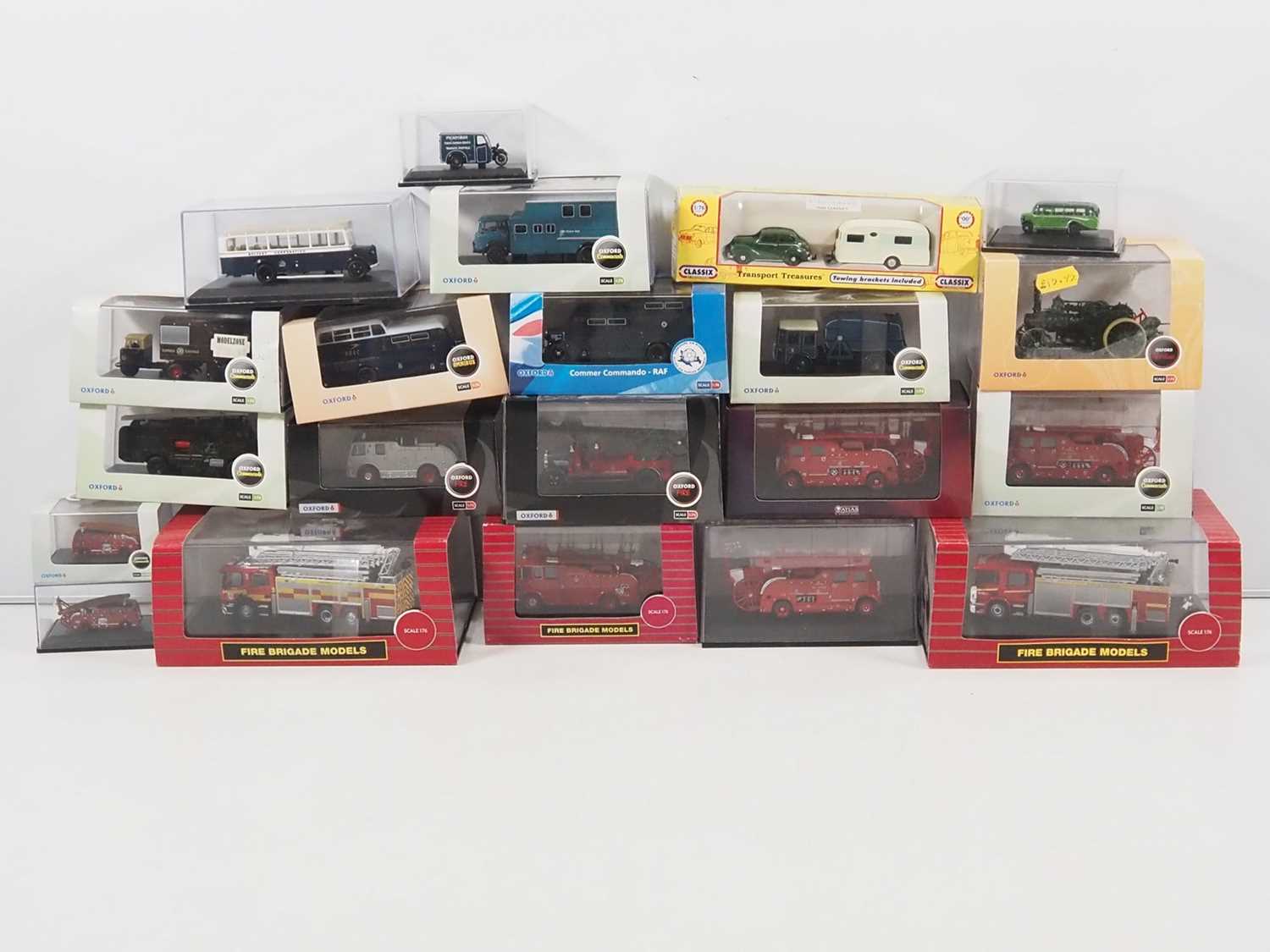 Lot 11 - A group of mostly 1:76 scale diecast vehicles