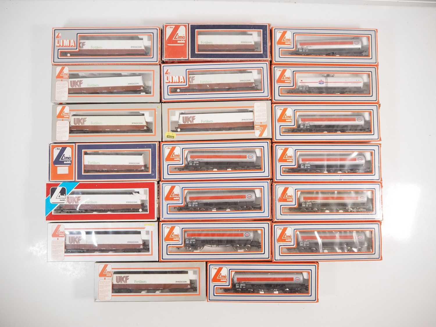 Lot 465 - A group of LIMA OO gauge bogie wagons to